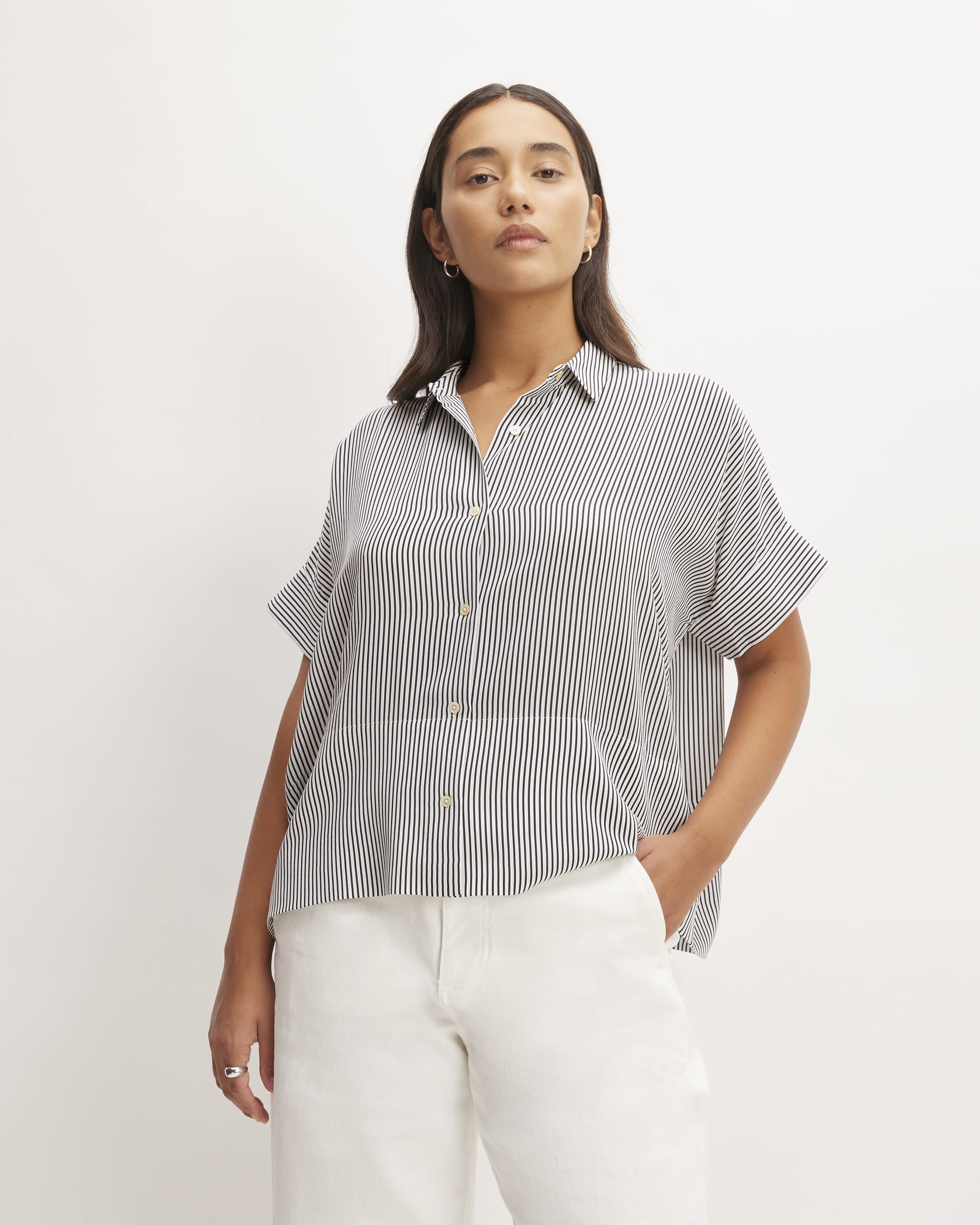 The Clean Silk Short-Sleeve Square Shirt Black / White – Everlane