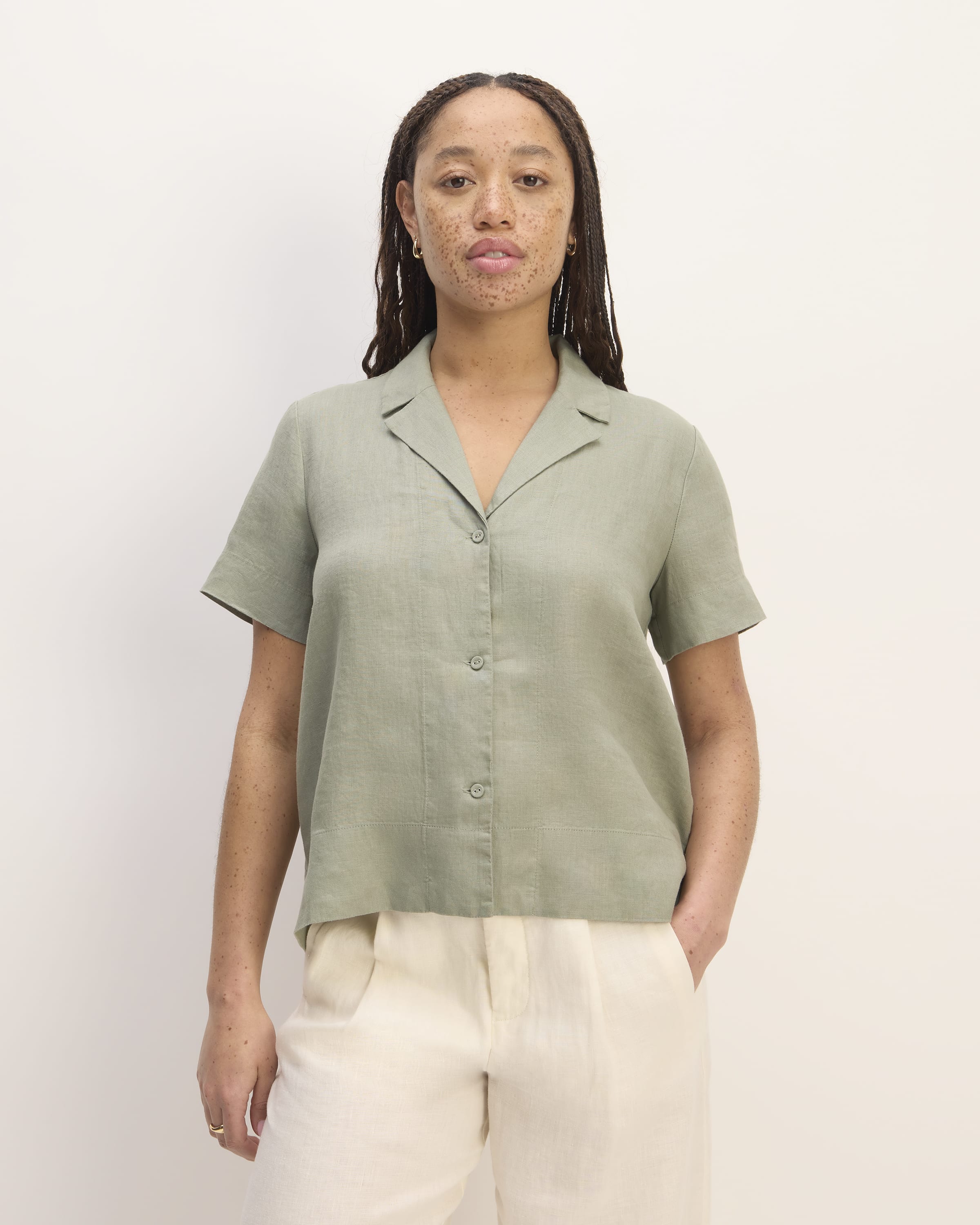 The Notch Shirt in Linen Sage Green – Everlane