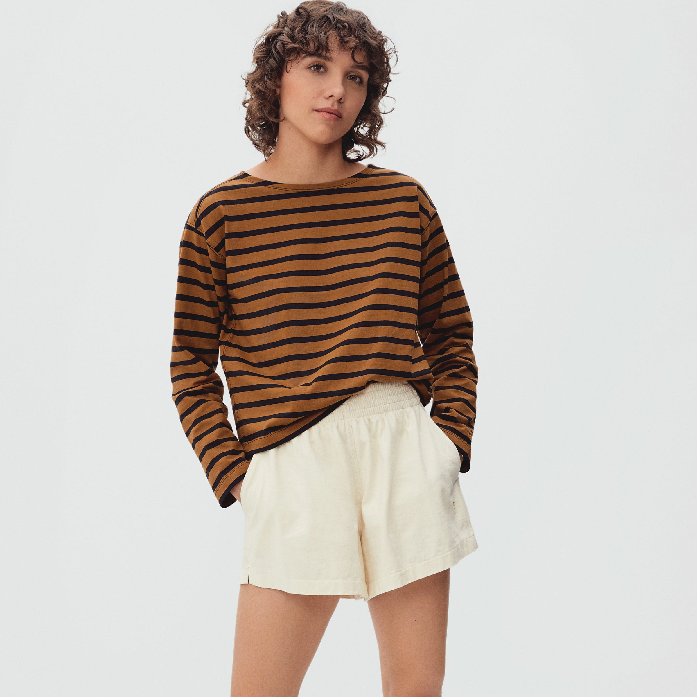 The Modern Breton Tee Toasted Almond / Black – Everlane