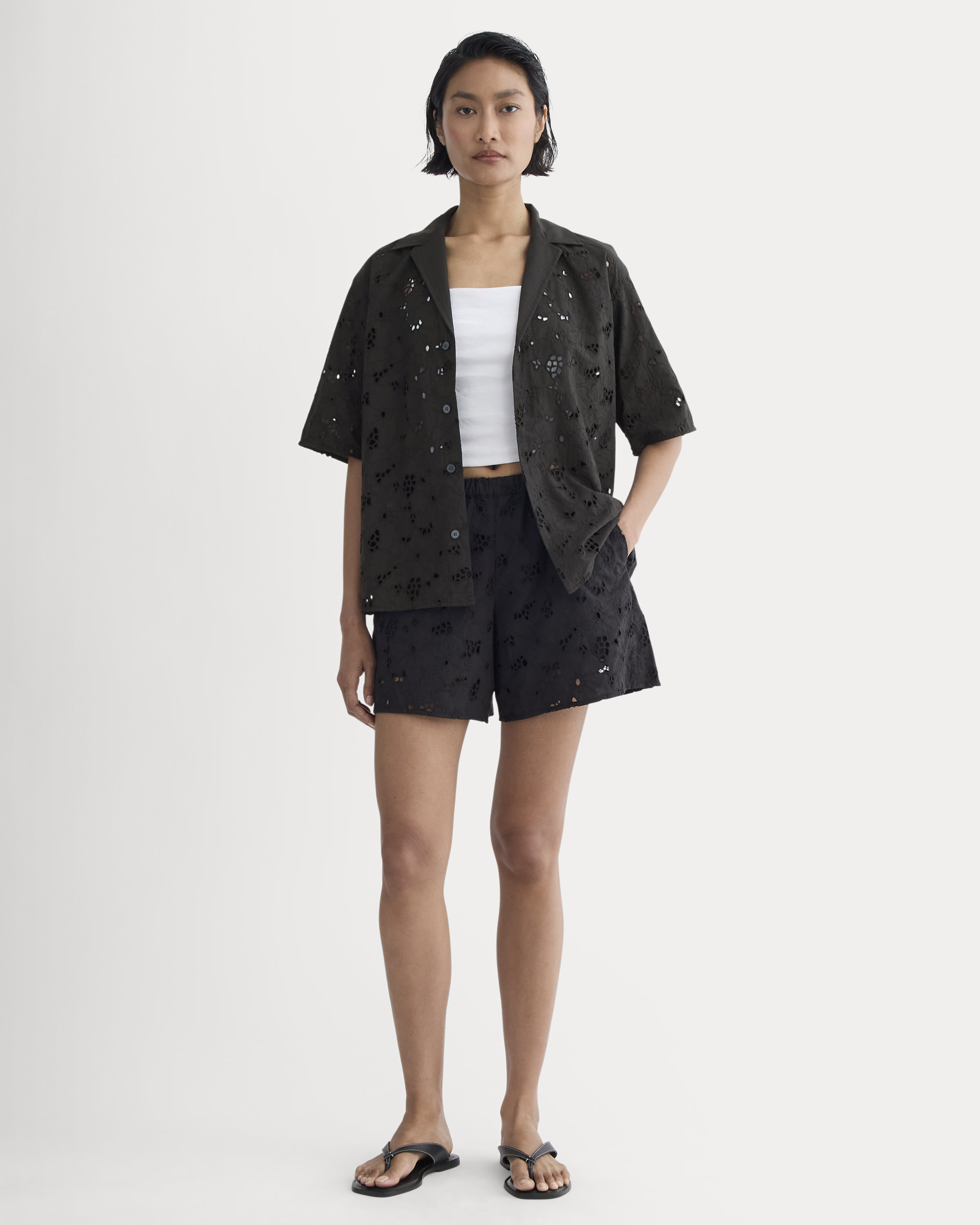 The Eyelet Pull-On Short Black – Everlane