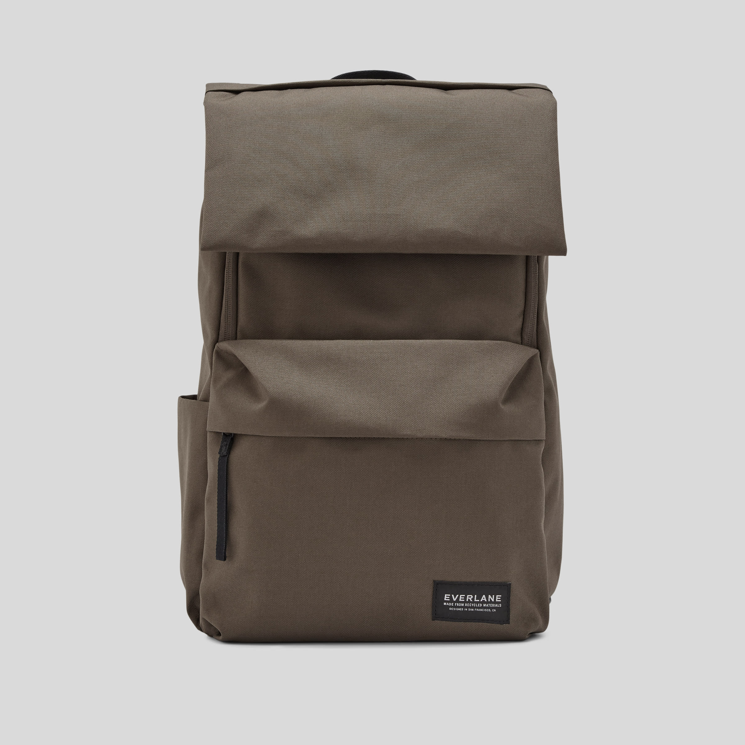 The ReNew Transit Backpack Warm Charcoal (with label) – Everlane
