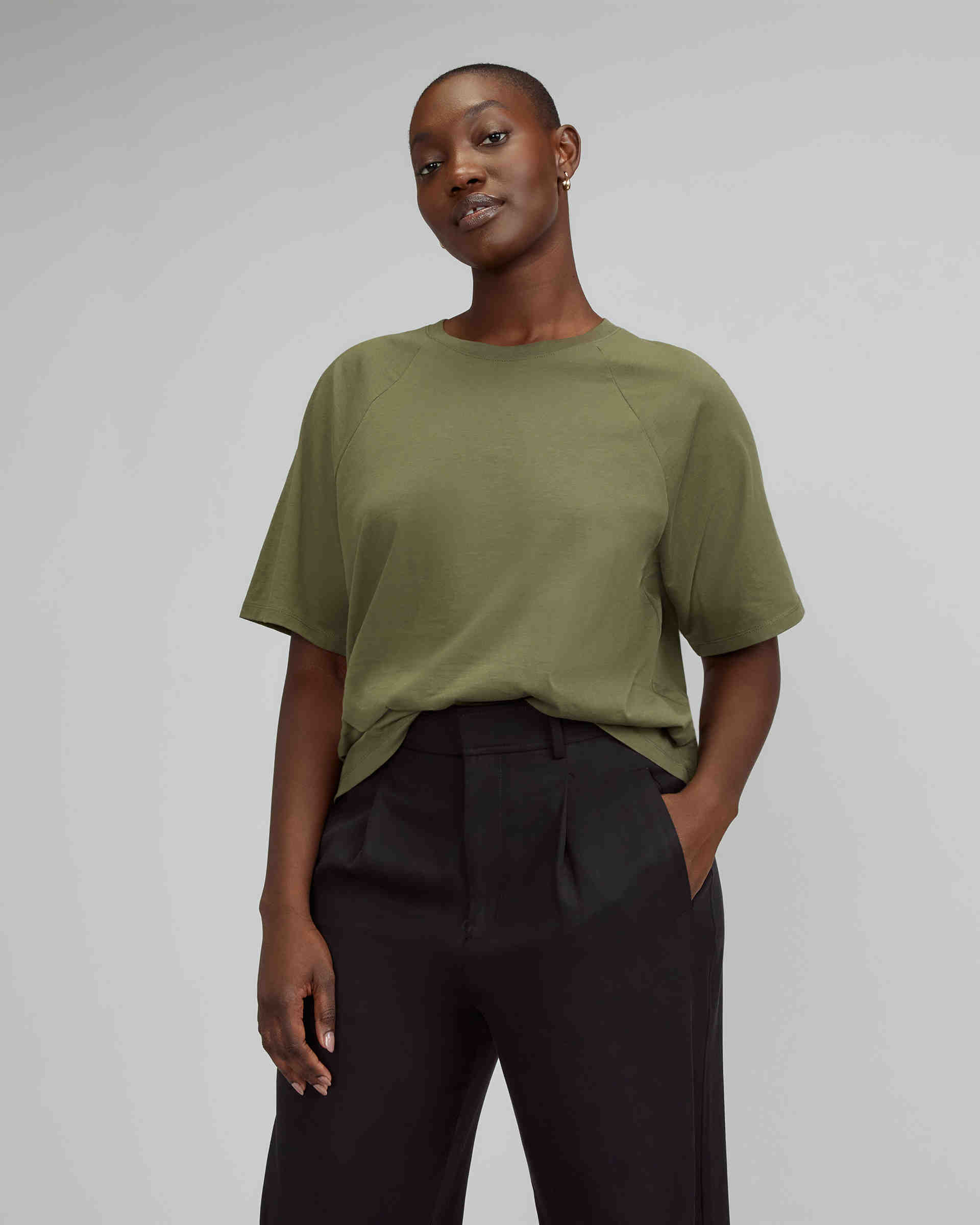 The Organic Cotton Raglan Tee Kalamata – Everlane