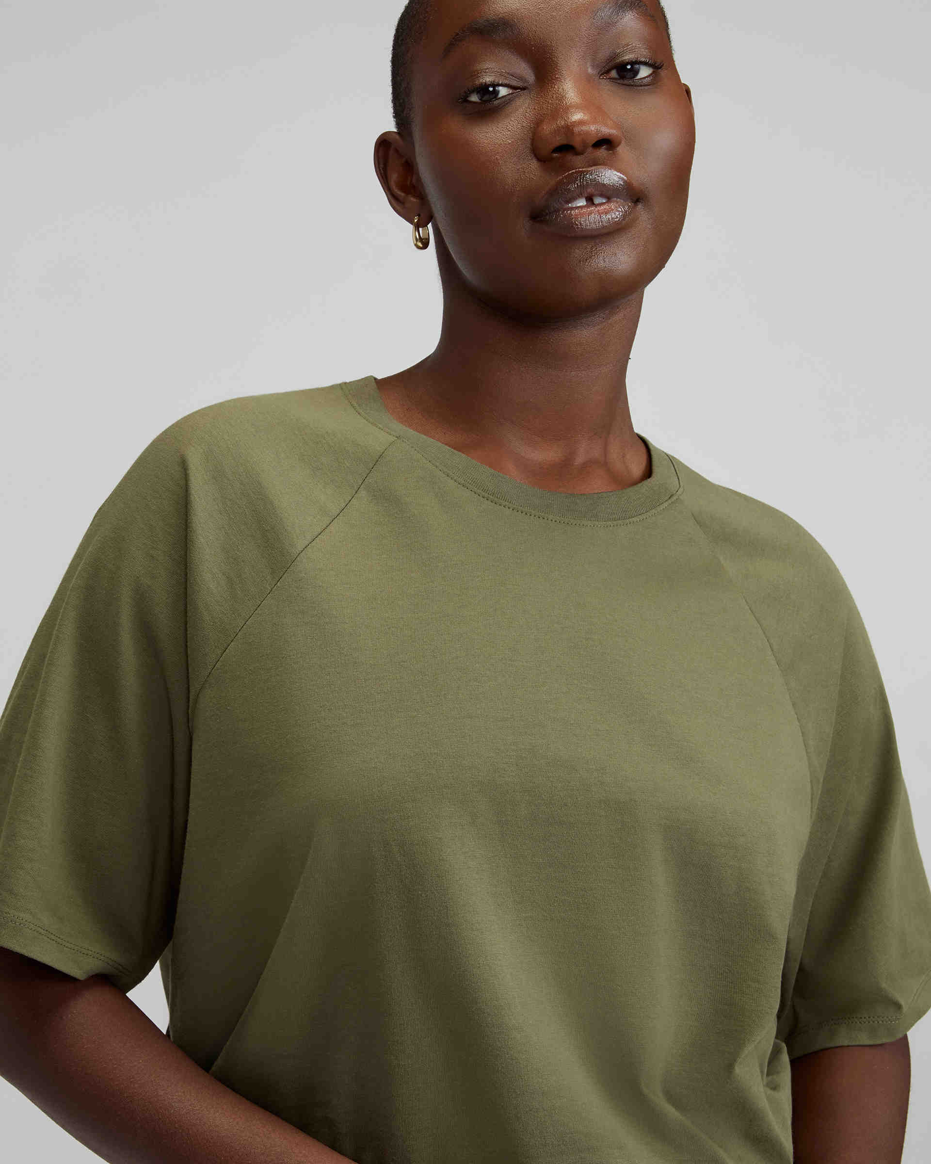 The Organic Cotton Raglan Tee Kalamata – Everlane