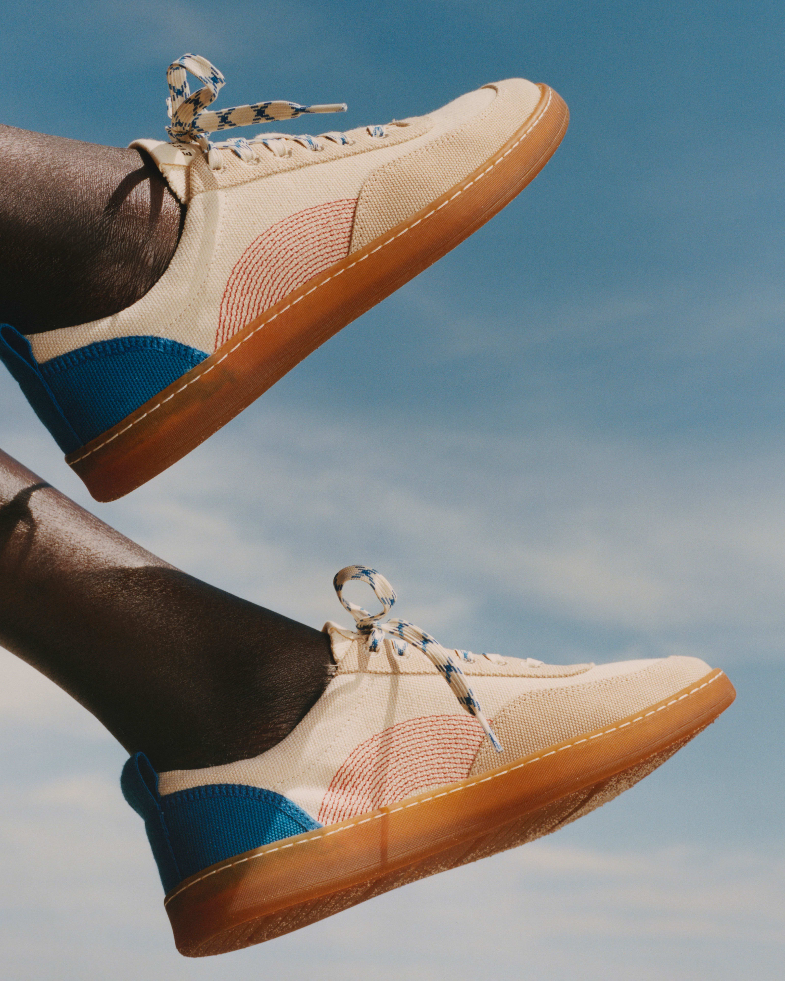 The Tread-Bare Sneaker Canvas / Lapis Blue / Classic Red – Everlane