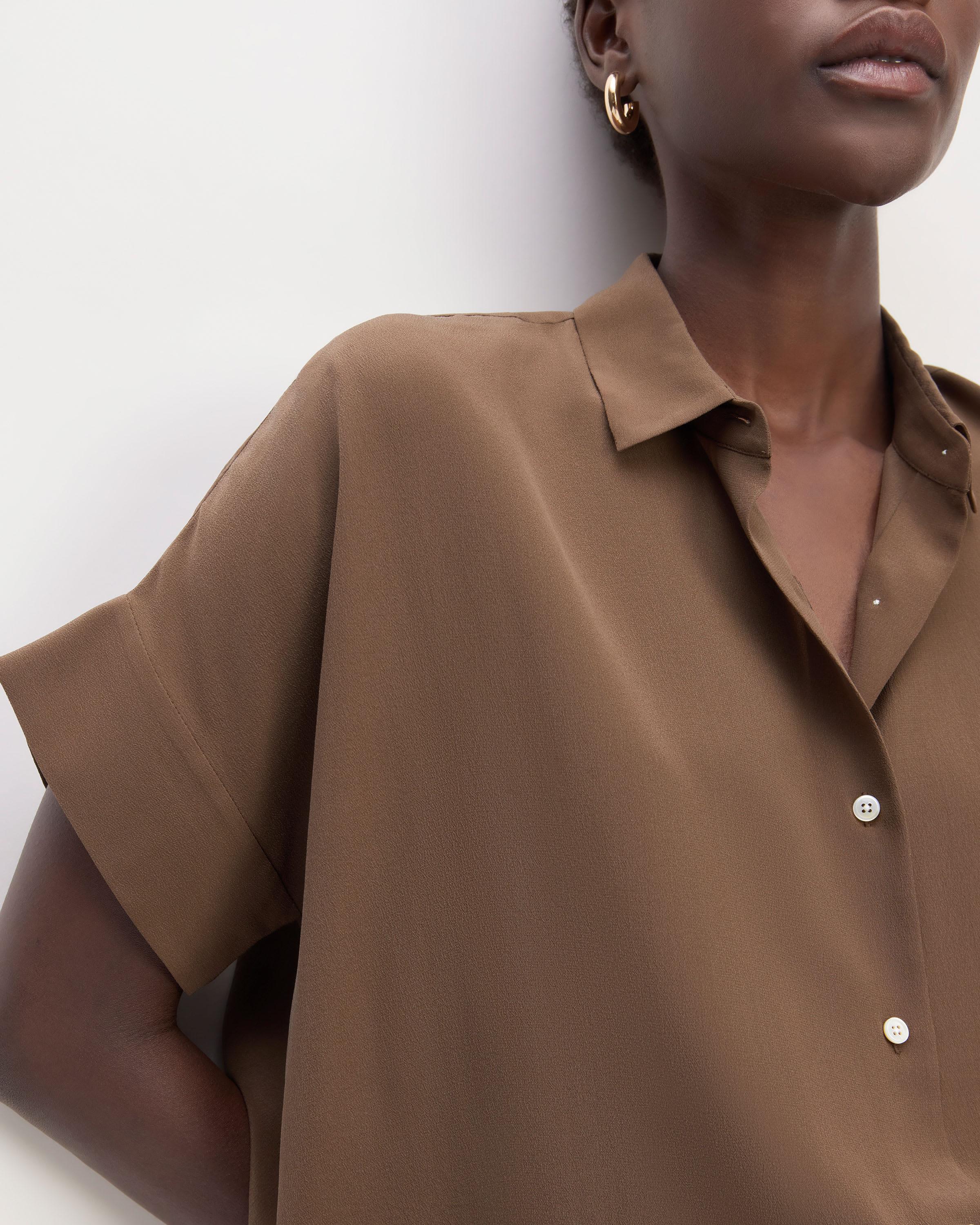 The Clean Silk Short-Sleeve Square Shirt Cocoa – Everlane