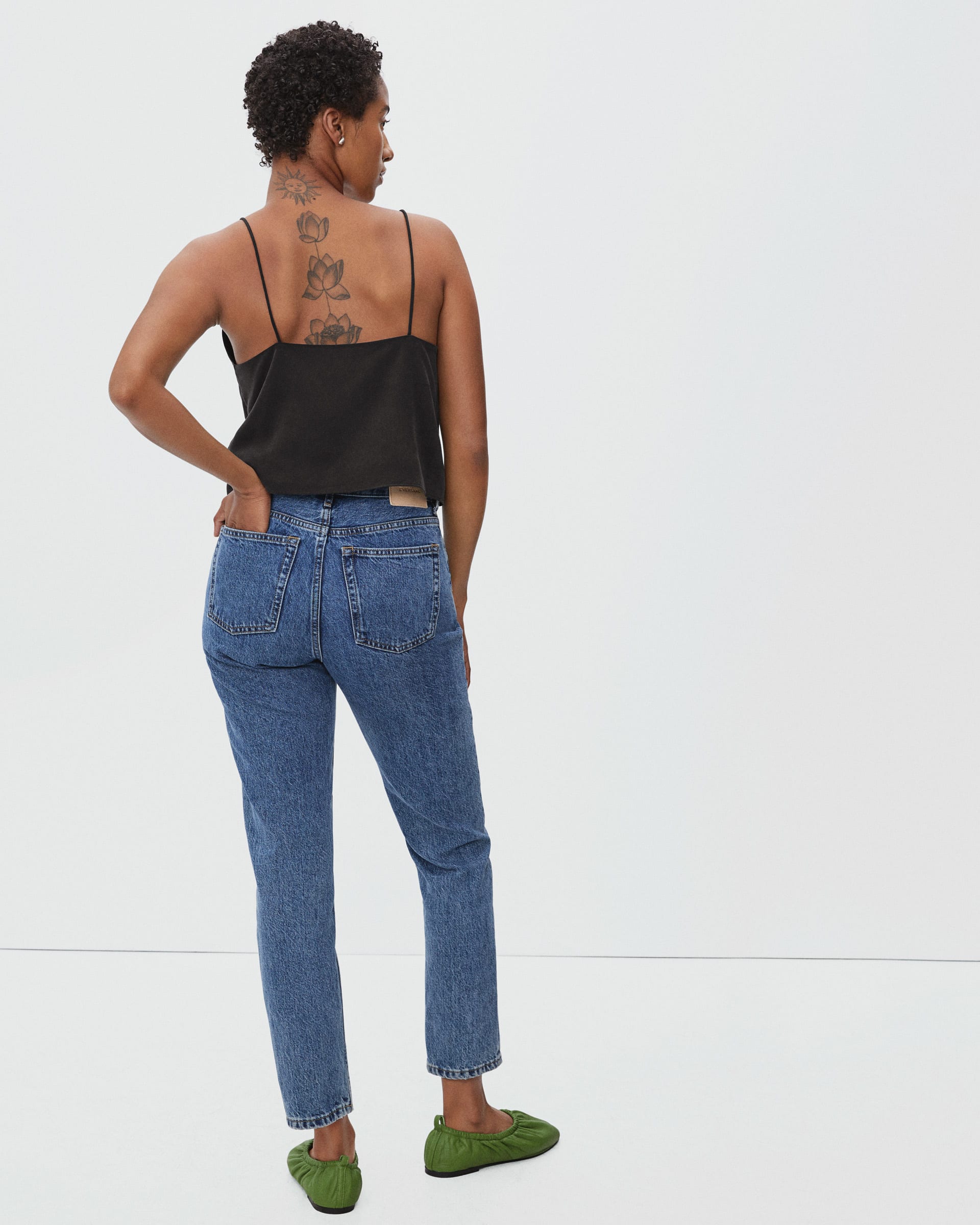 The Washable Silk Cropped Cami Black – Everlane