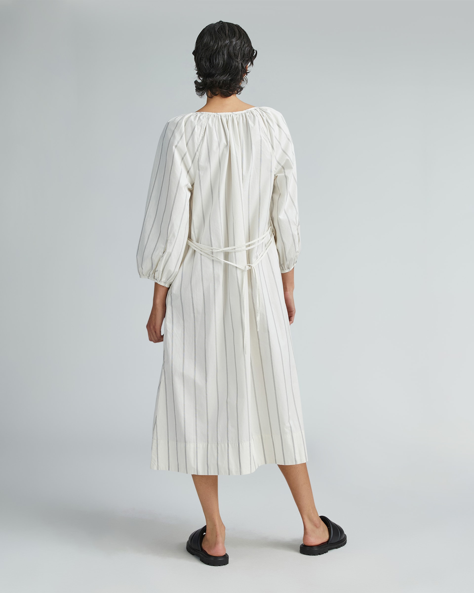 The Raglan Sleeve Poplin Dress Black / Canvas Tan – Everlane