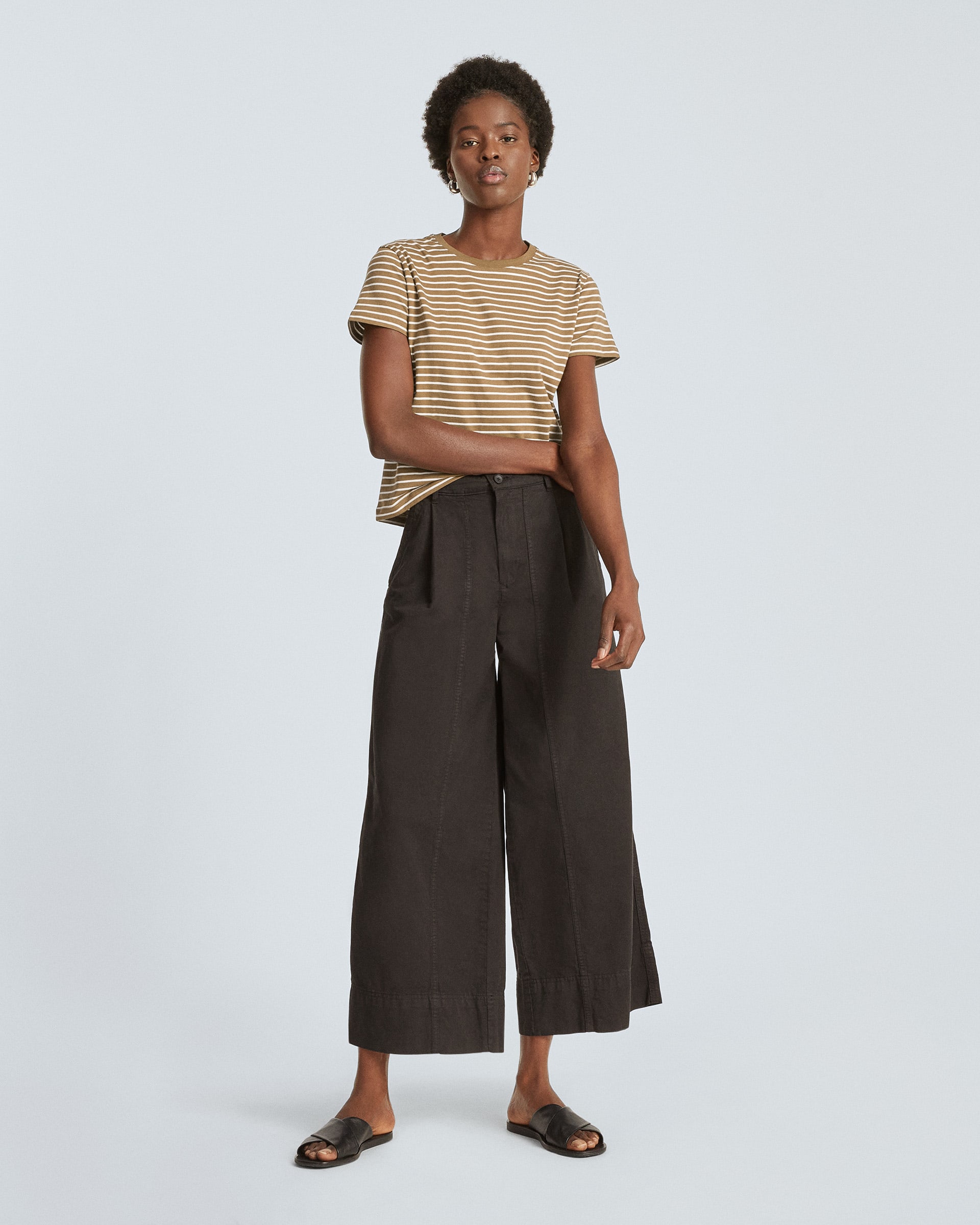 The Organic Cotton Box-Cut Tee Olive / Tan – Everlane