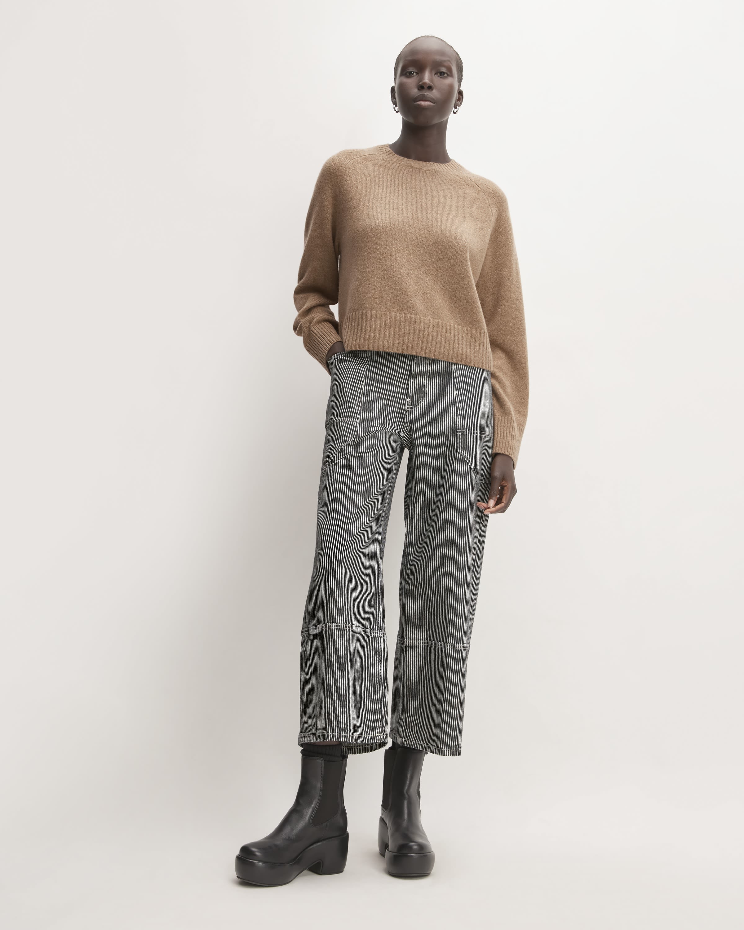 The Cashmere Boxy Crew Sweater Heathered Woodsmoke – Everlane