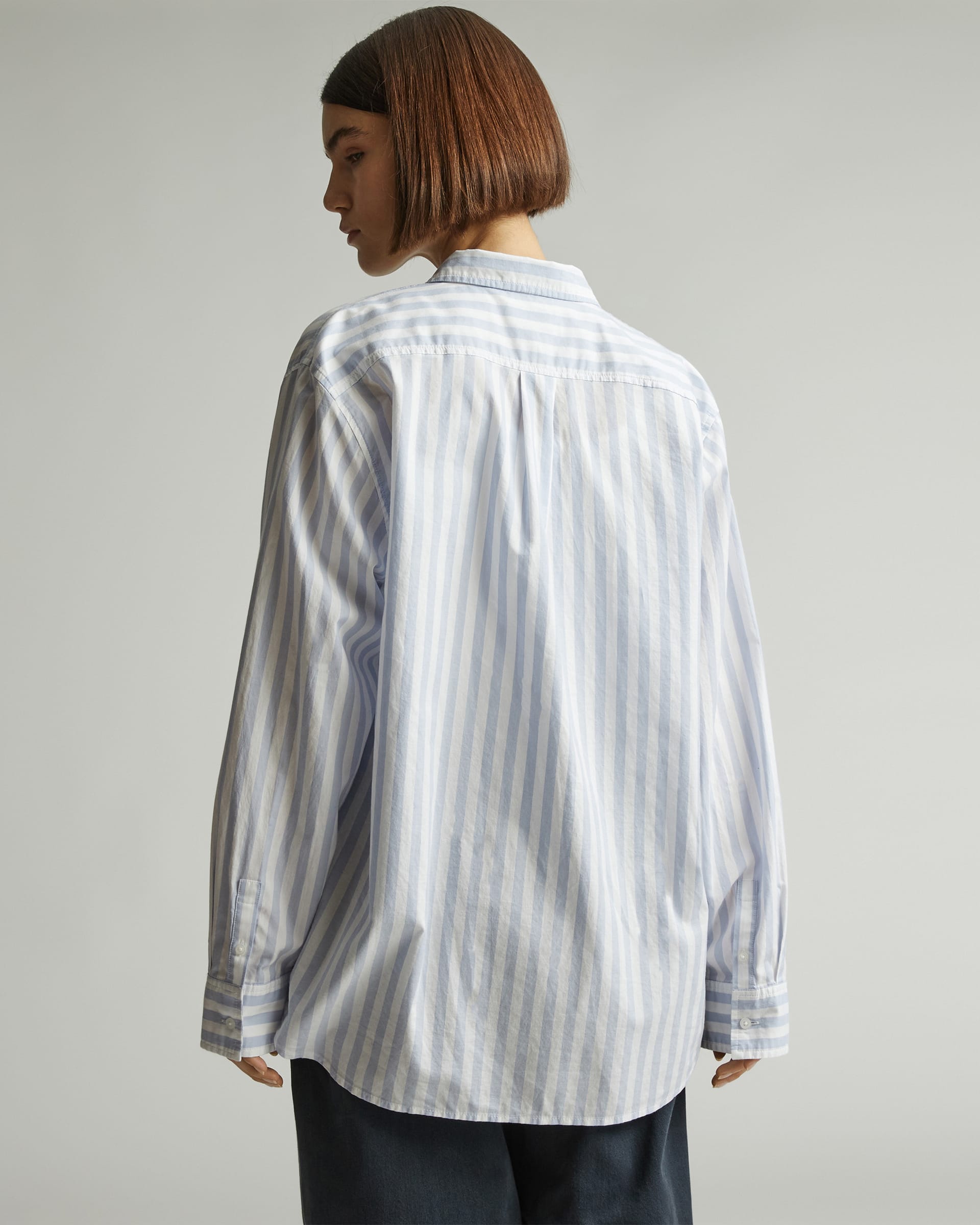 The Silky Cotton Relaxed Shirt Periwinkle / White – Everlane