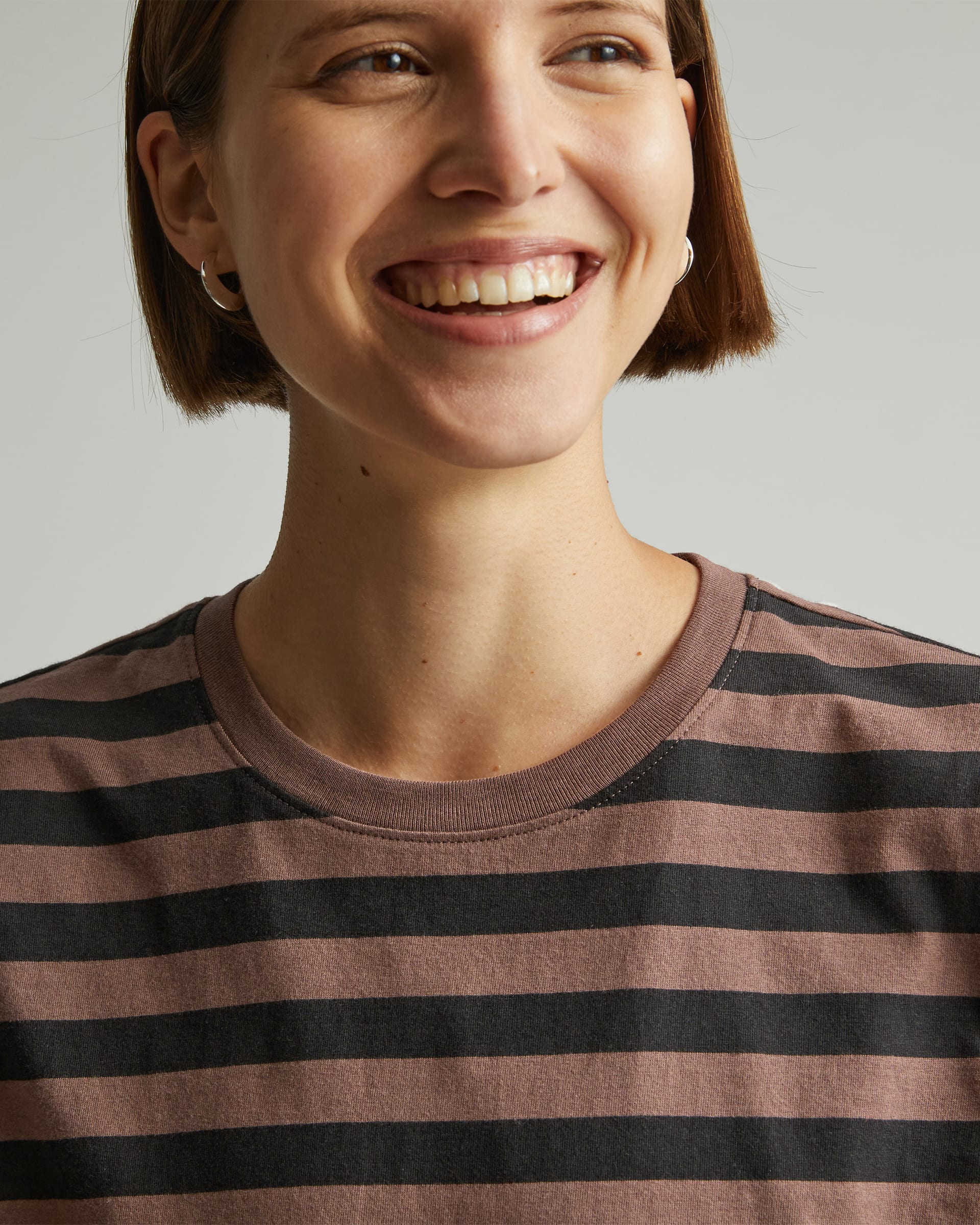 The Organic Cotton Box-Cut Tee Chocolate Brown / Black – Everlane