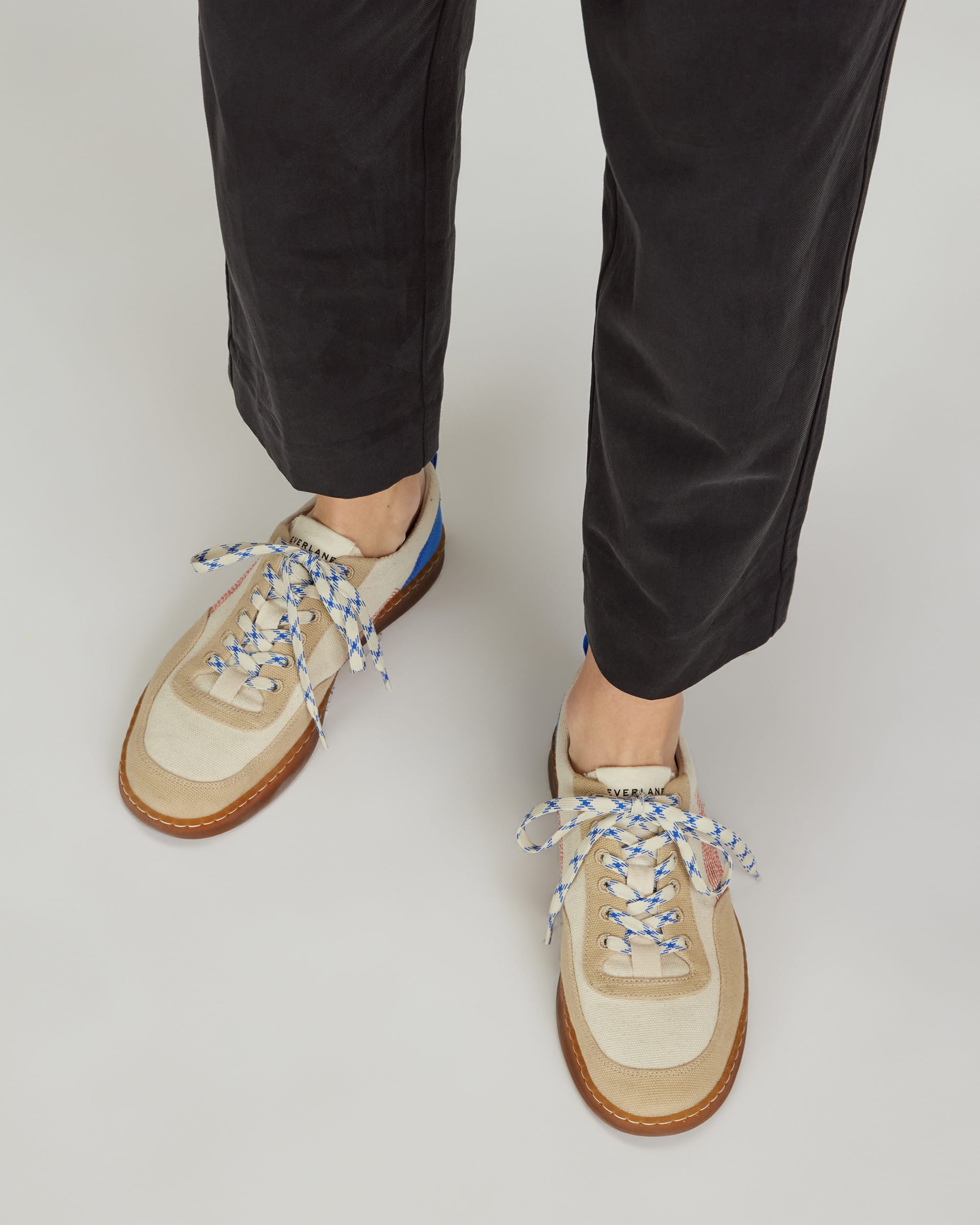 The Tread-Bare Sneaker Canvas / Lapis Blue / Classic Red – Everlane