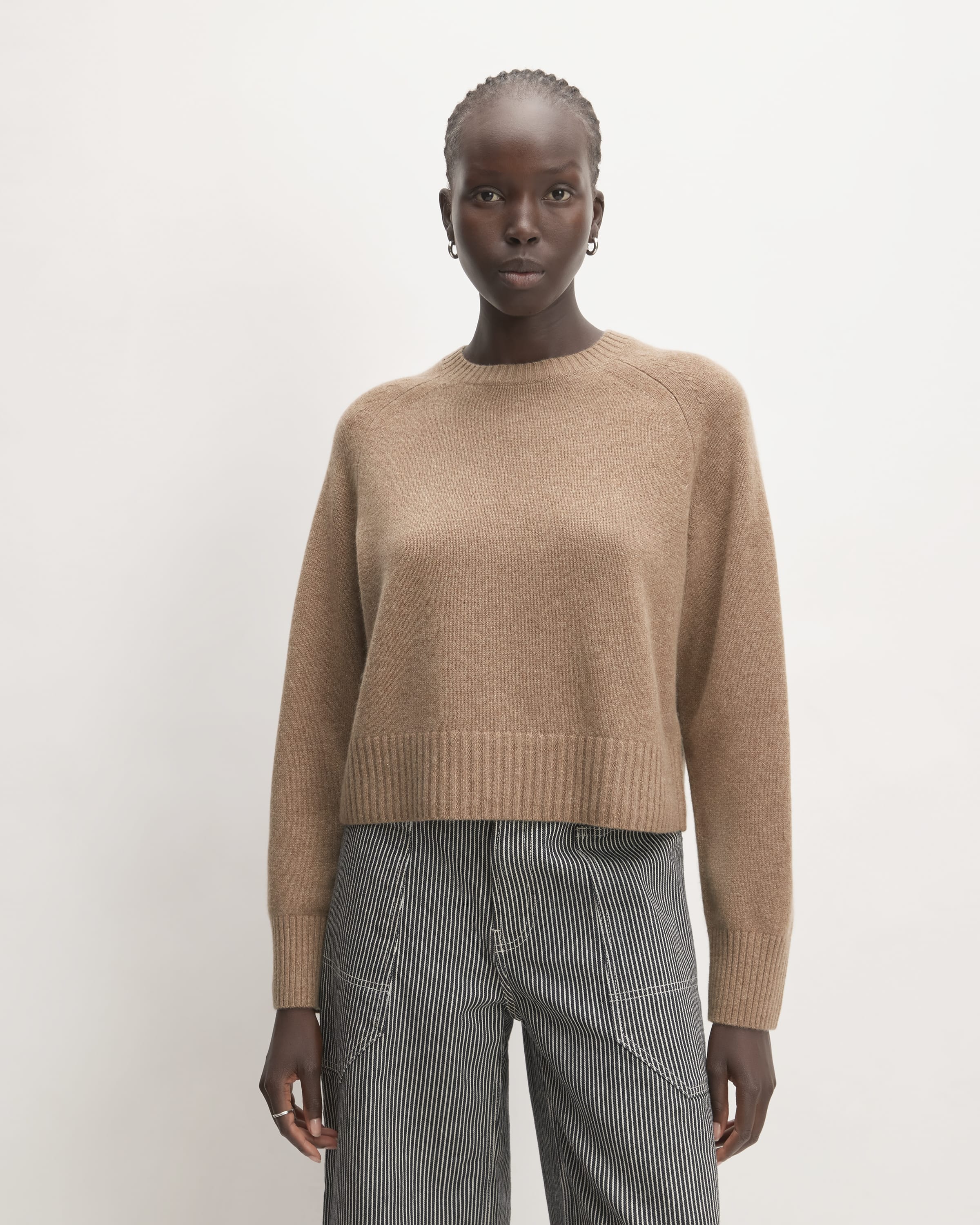 The Cashmere Boxy Crew Sweater Heathered Woodsmoke – Everlane