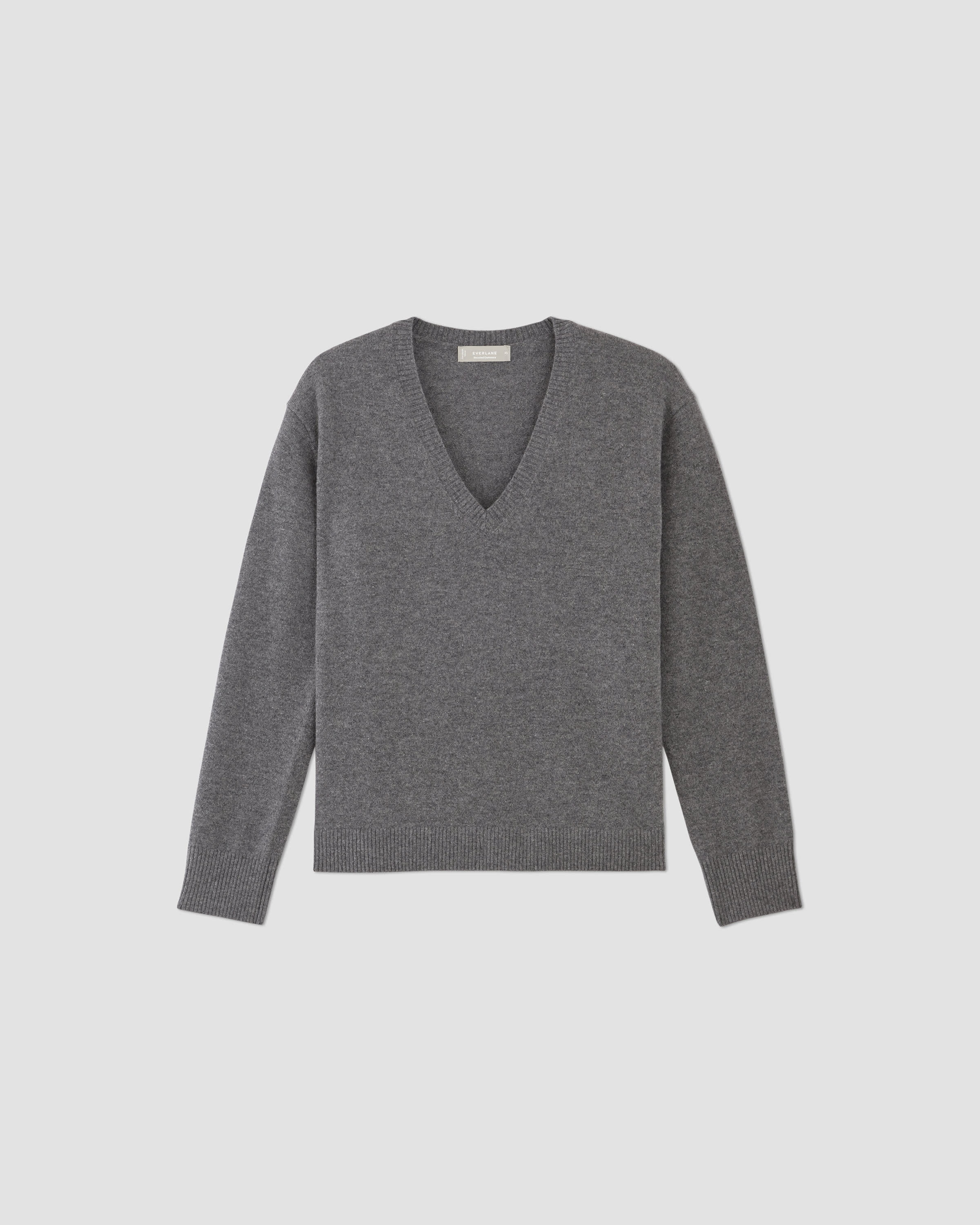 The Cashmere Relaxed V-Neck Heather Charcoal – Everlane