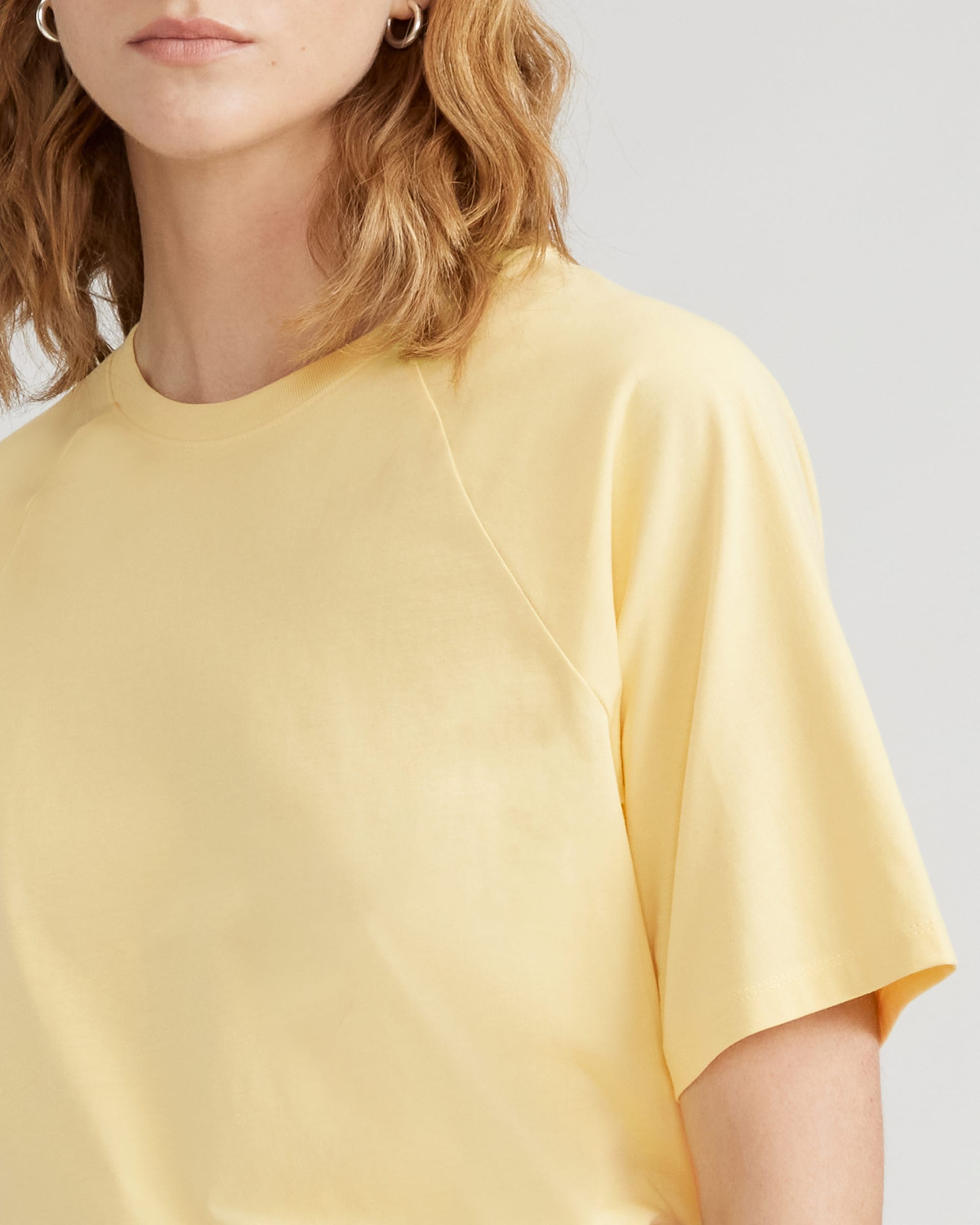 The Organic Cotton Raglan Tee Pale Yellow – Everlane