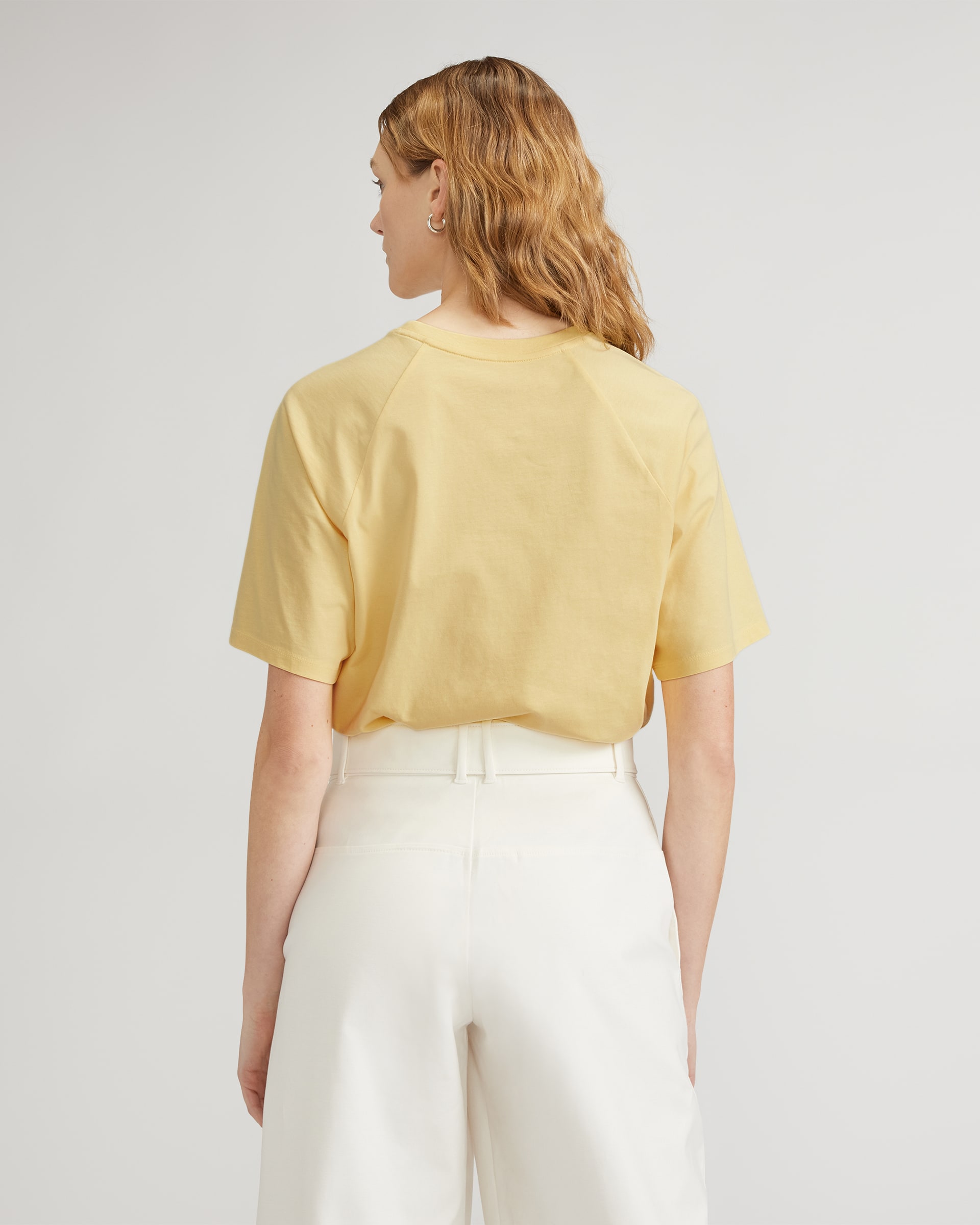 The Organic Cotton Raglan Tee Pale Yellow – Everlane