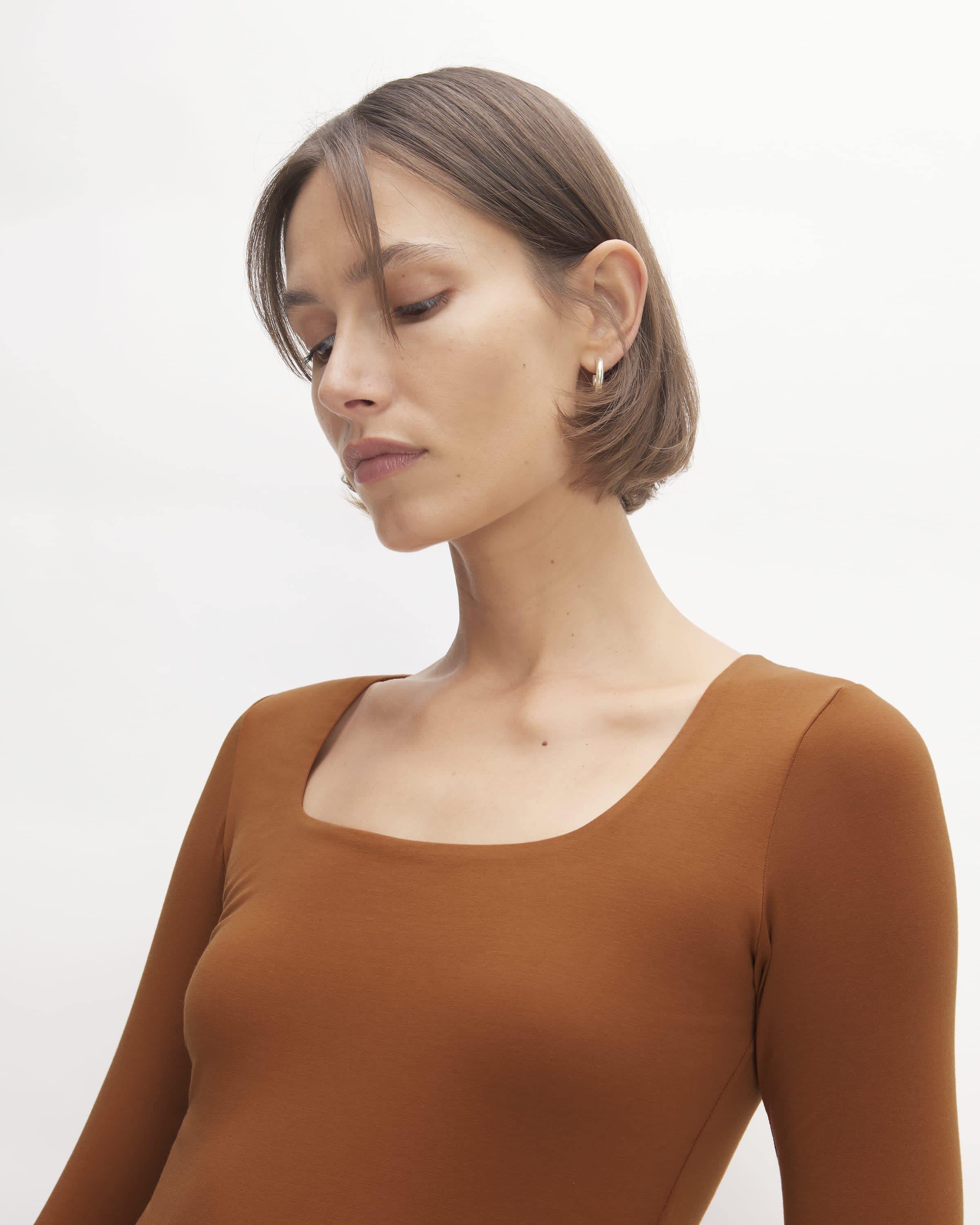 The Long-Sleeve Supima® Square-Neck Bodysuit Dark Honey – Everlane