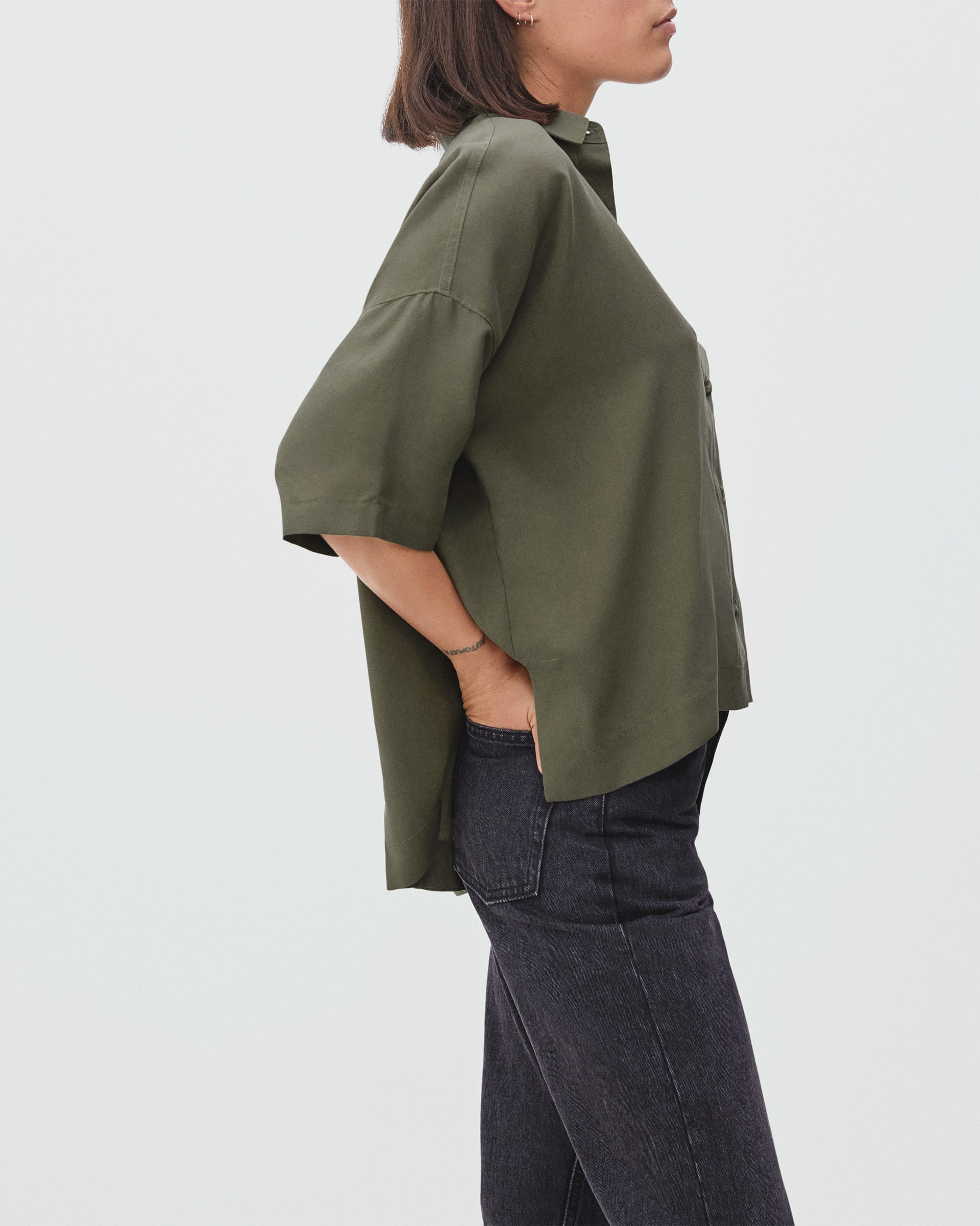 The Drapey Square Shirt Kalamata – Everlane