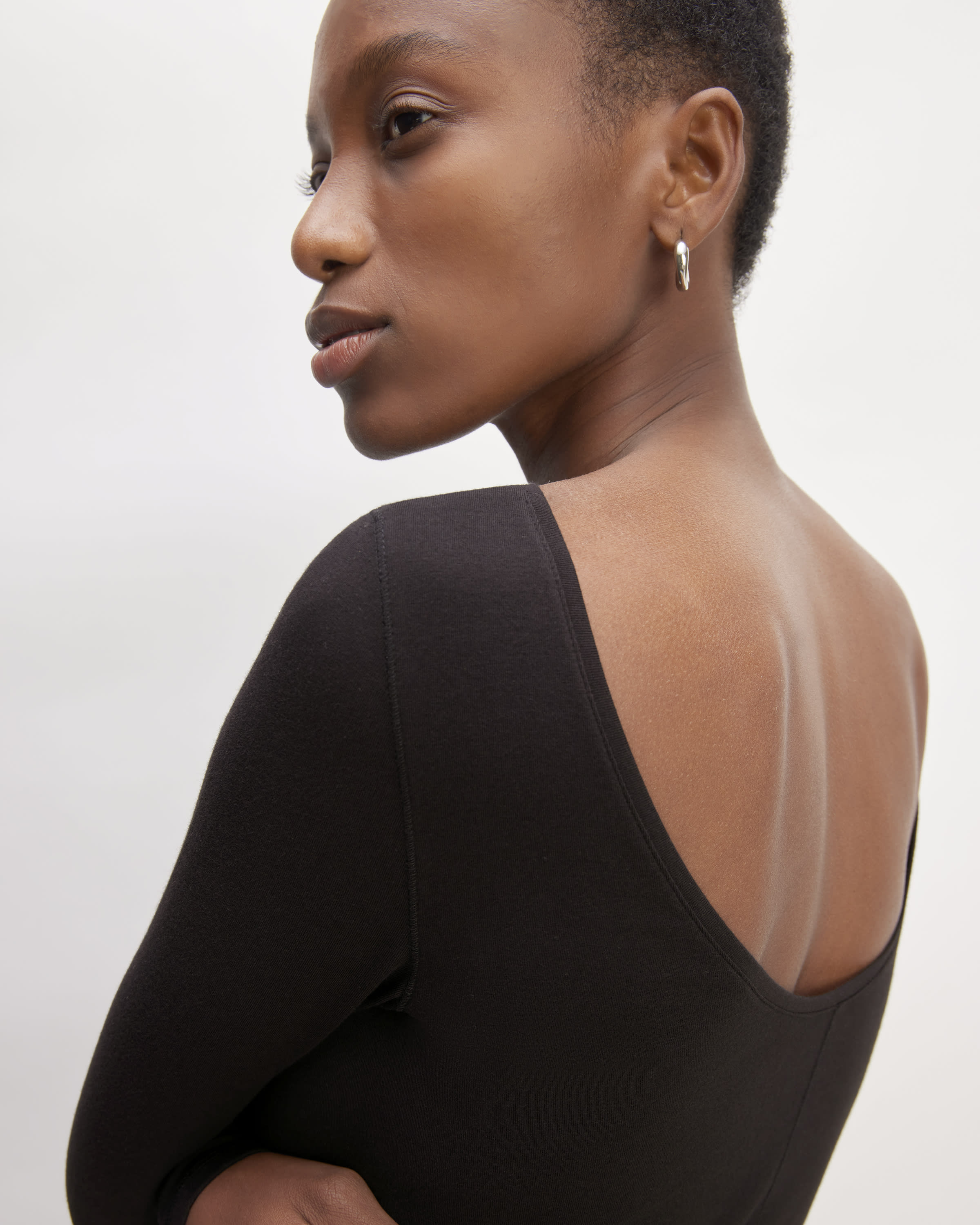 The Supima® Form Scoop-Back Tee Black – Everlane
