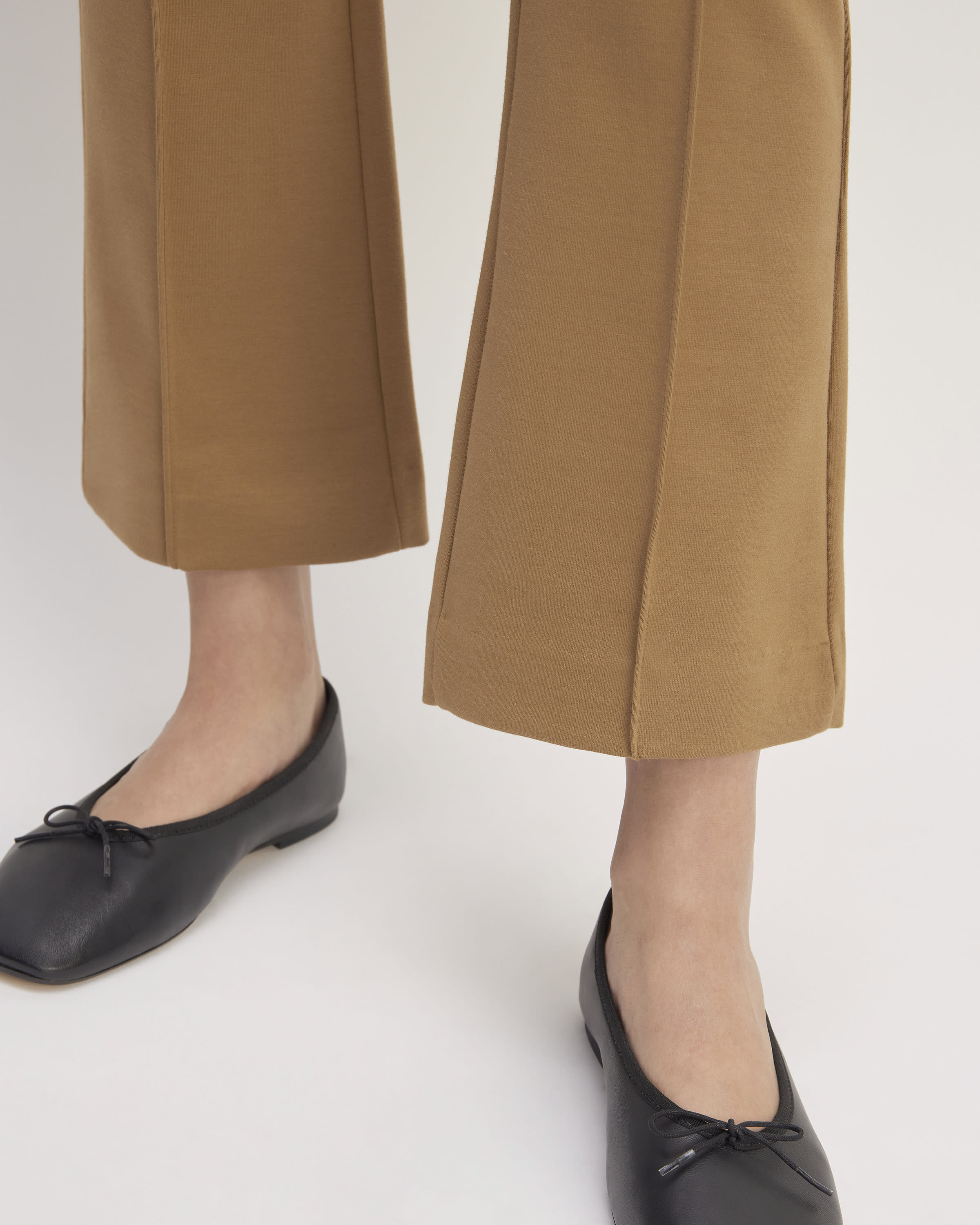 The Dream Kick Flare Pant Toasted Coconut – Everlane