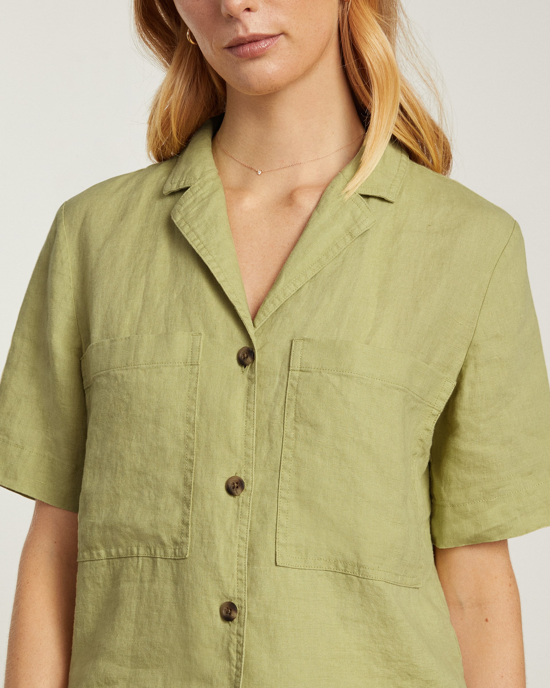 The Linen Workwear Shirt Leek – Everlane