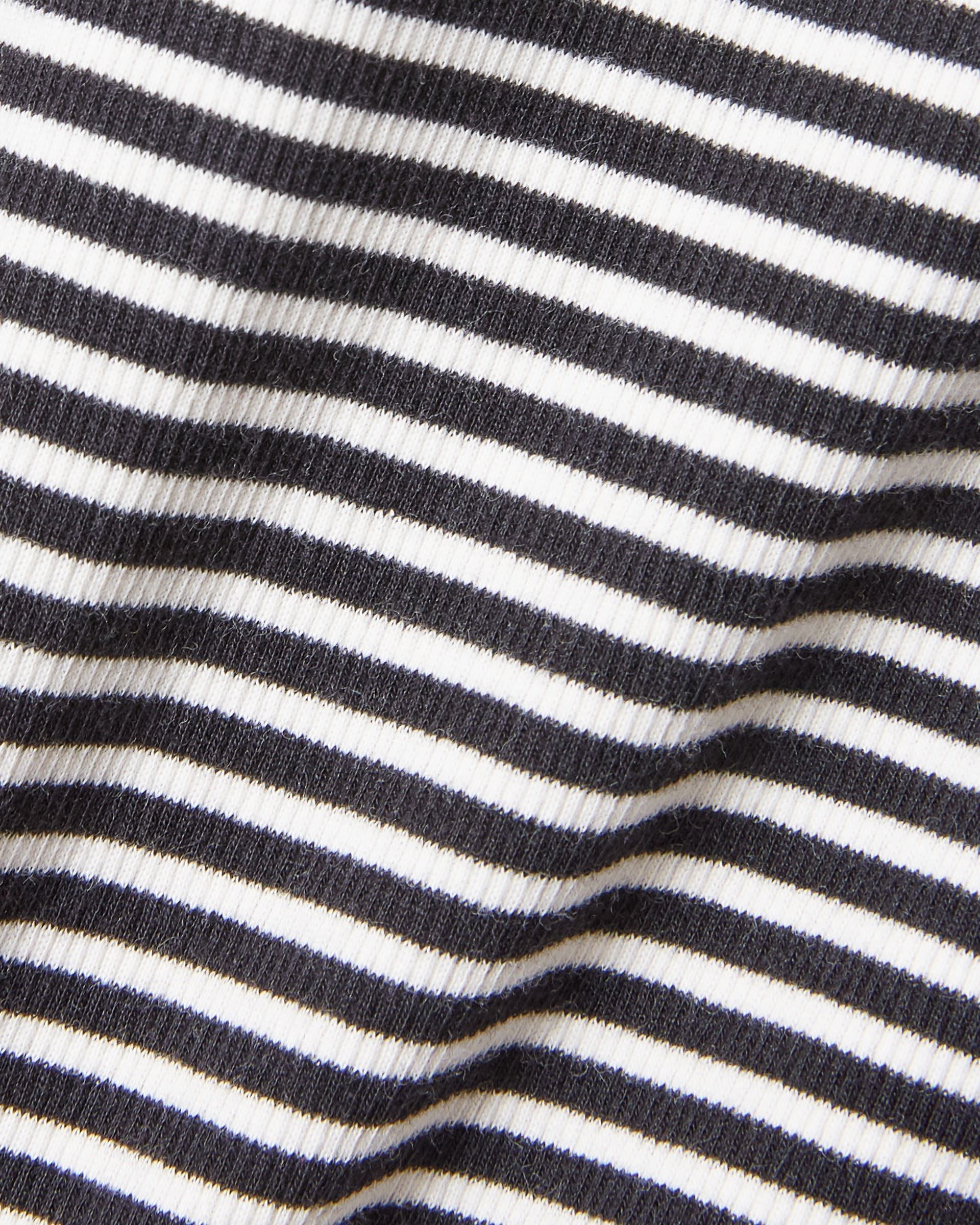 The Pima Micro-Rib Long-Sleeve Crew Black / Bone – Everlane