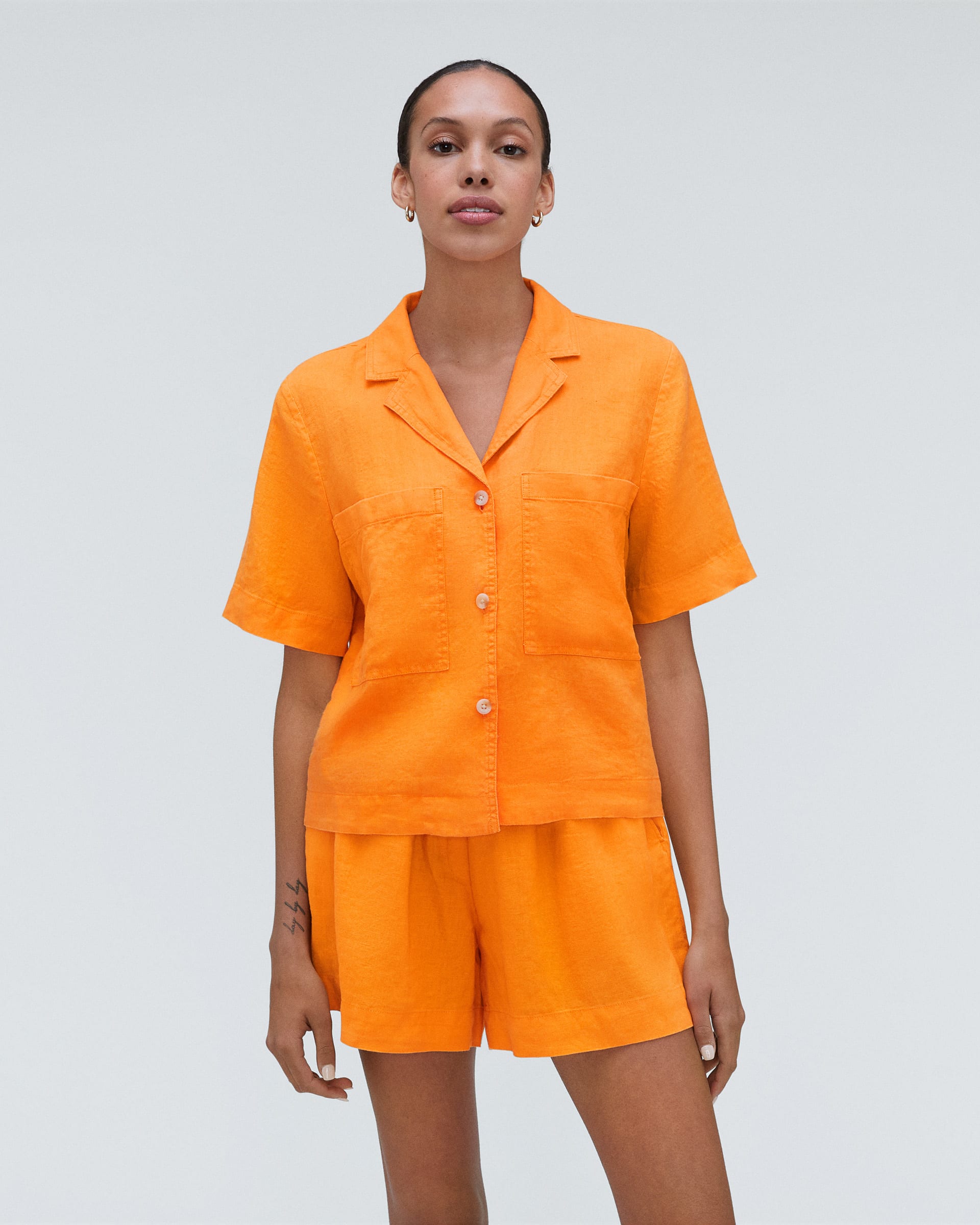 The Linen Workwear Shirt Turmeric – Everlane