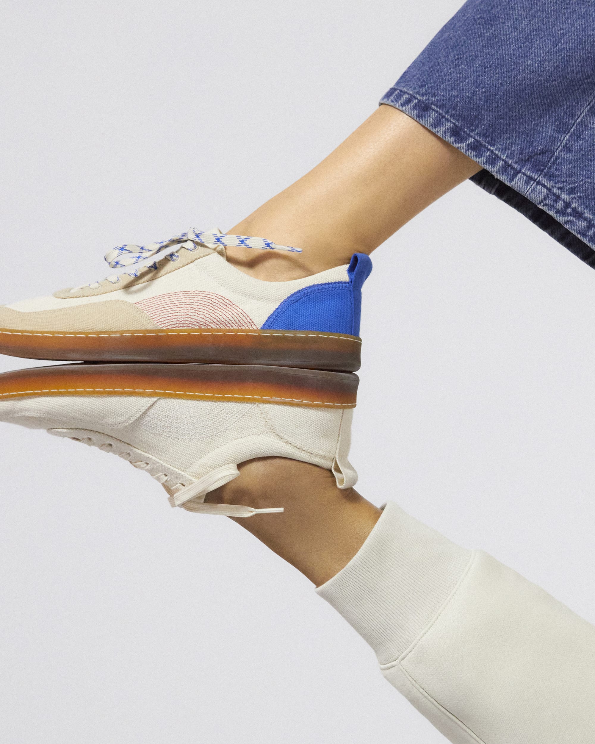 The Tread-Bare Sneaker Canvas / Lapis Blue / Classic Red – Everlane