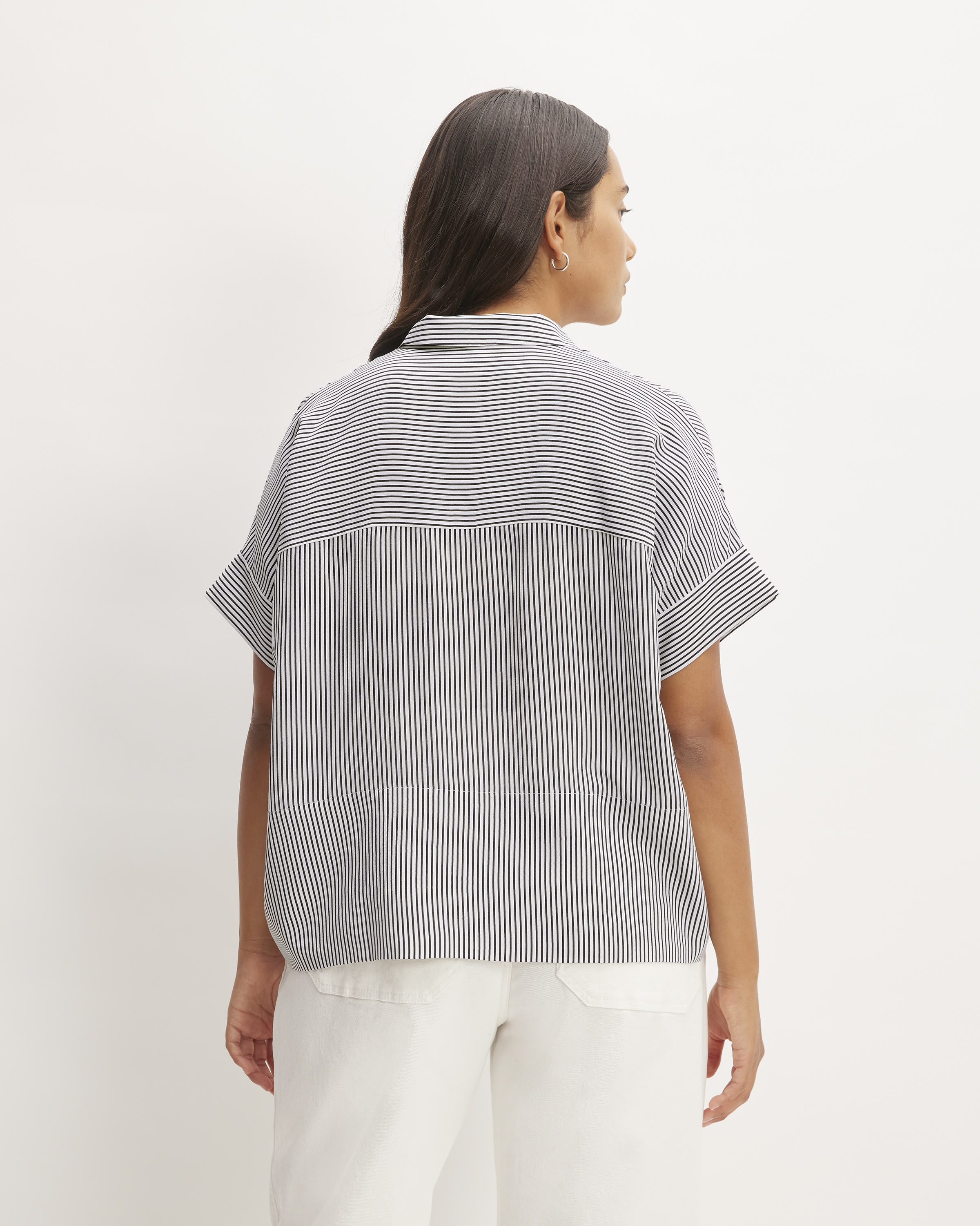 The Clean Silk Short-Sleeve Square Shirt Black / White – Everlane