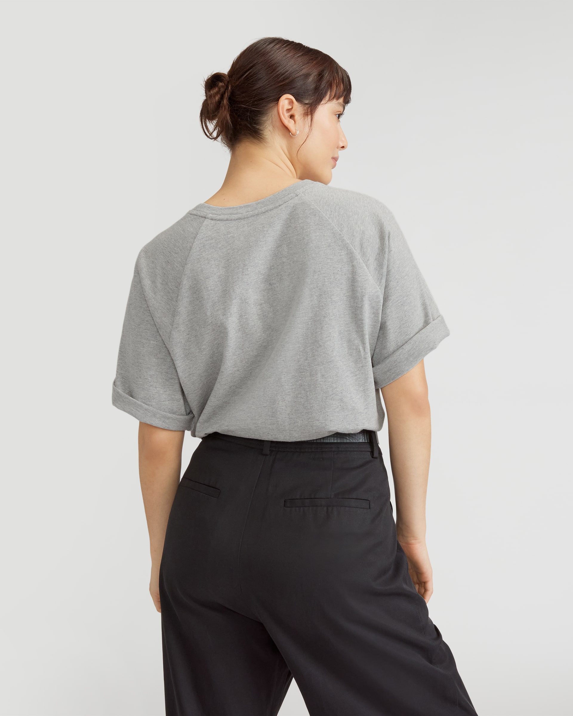 The Organic Cotton Raglan Tee Heathered Grey – Everlane