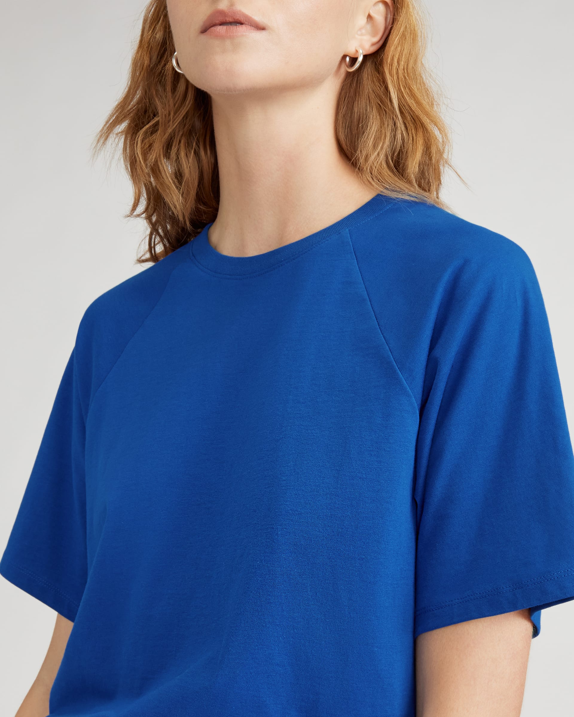 The Organic Cotton Raglan Tee Mazarine Blue – Everlane