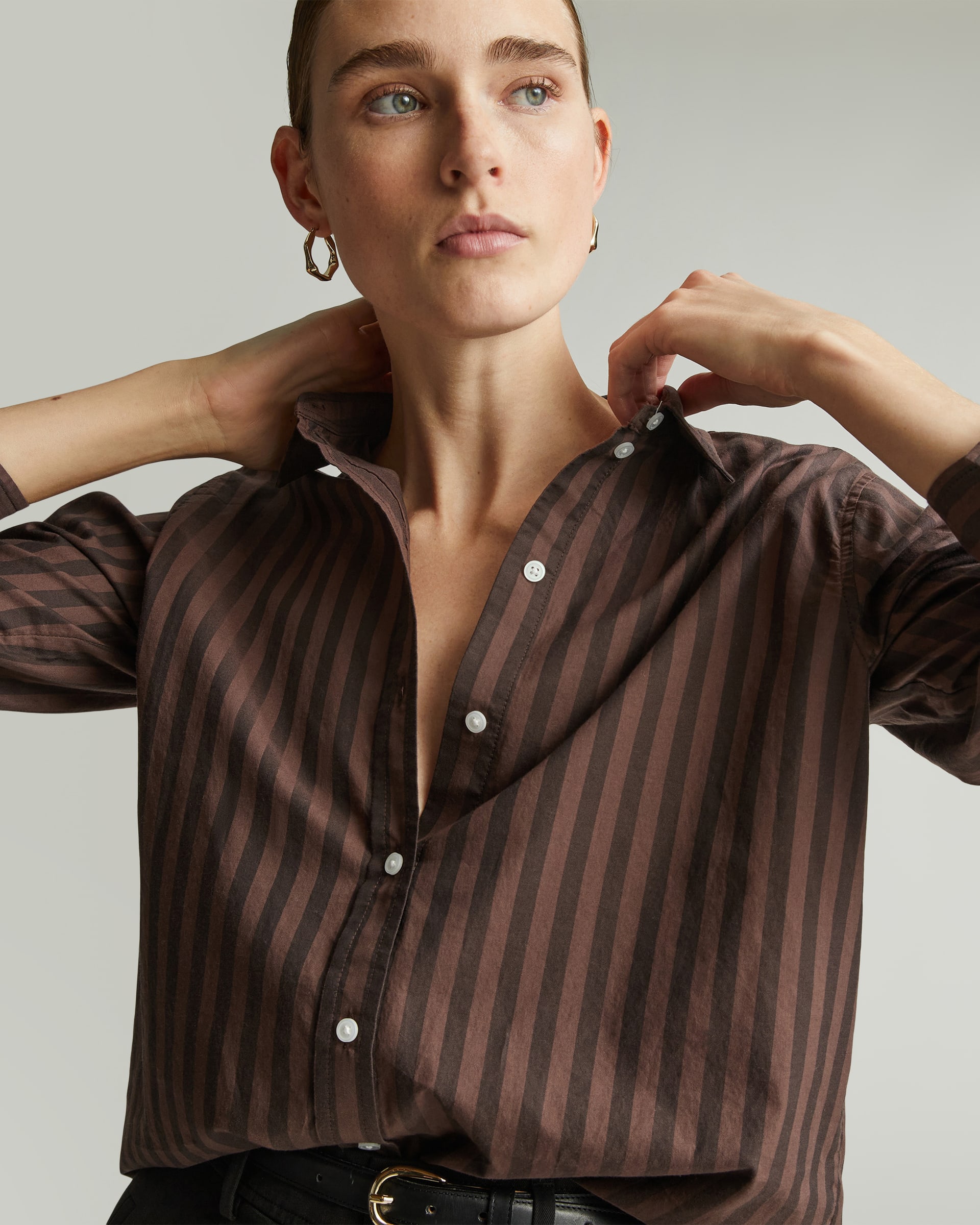 The Silky Cotton Relaxed Shirt Chocolate Brown / Black – Everlane