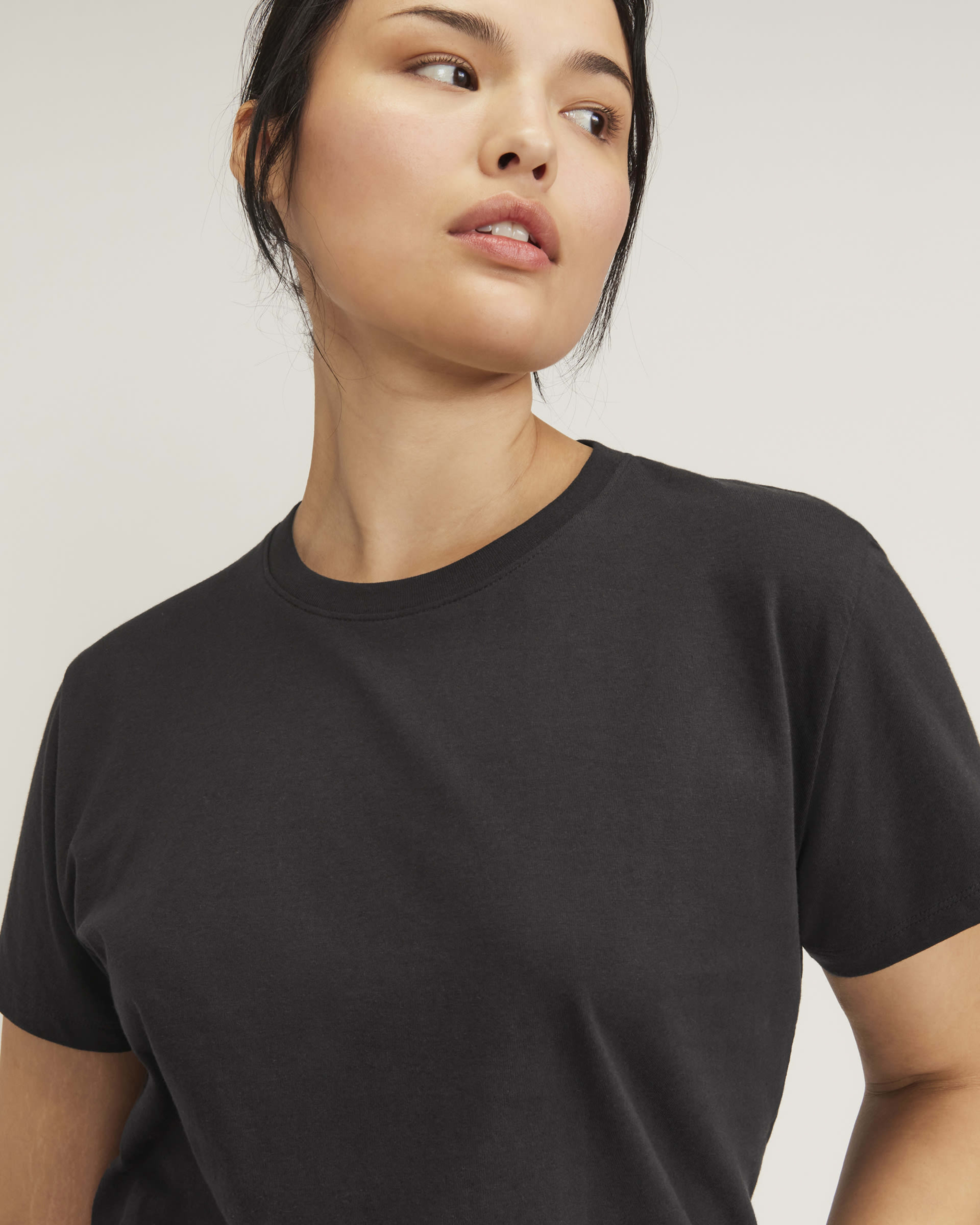 The Box-Cut Tee in Essential Cotton Vintage Black – Everlane