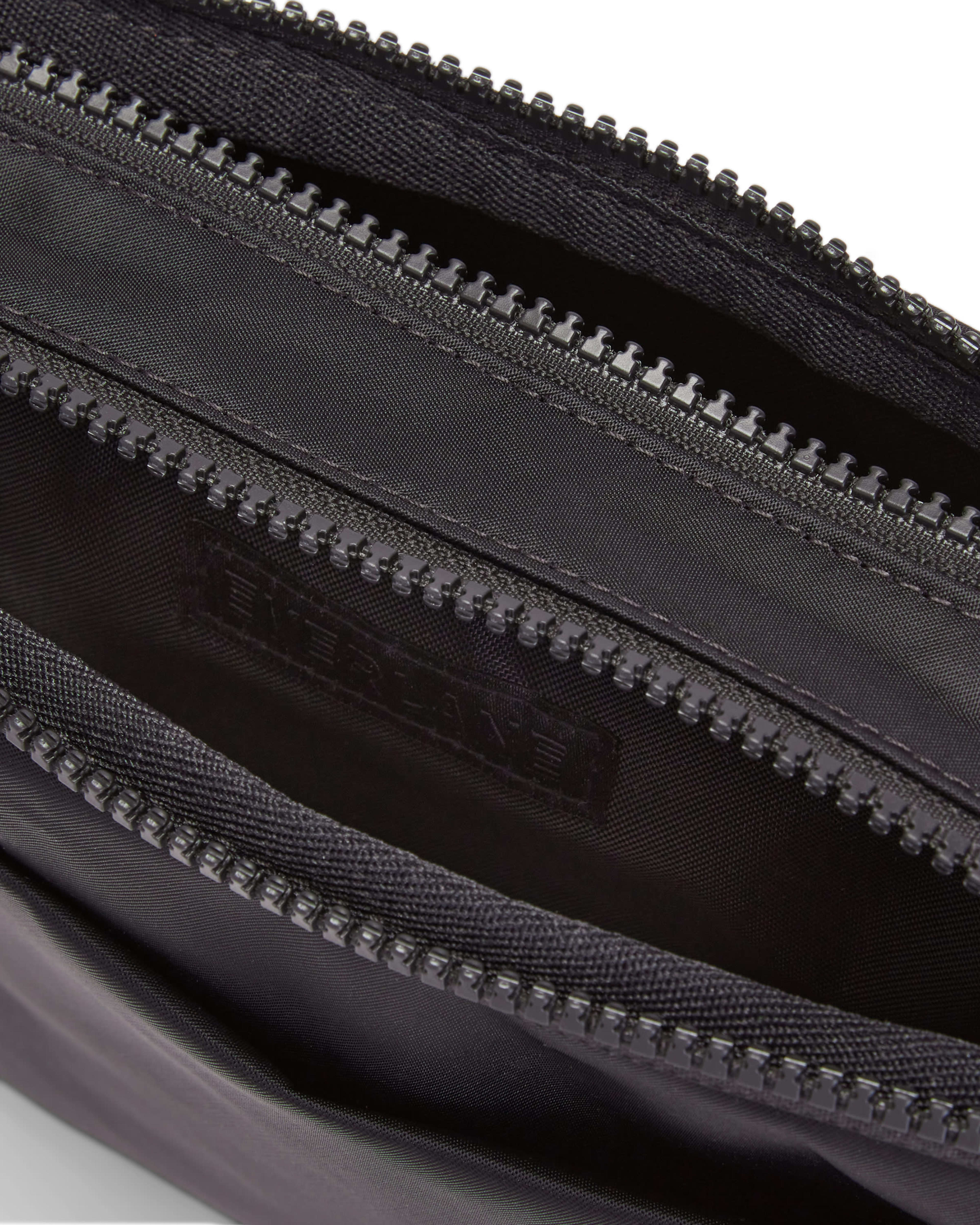 The Recycled Nylon Camera Bag | Black – Everlane