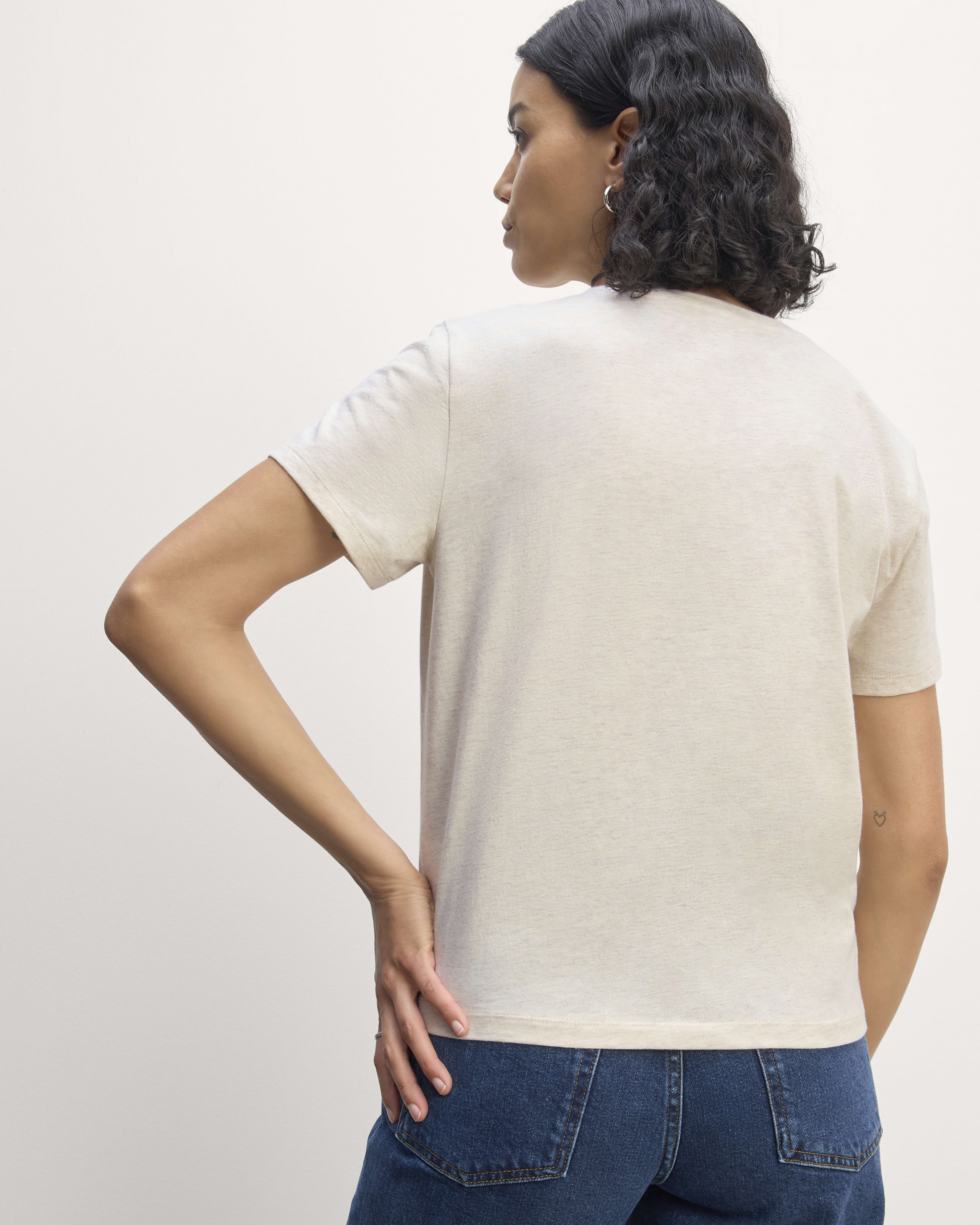 The Box-Cut Tee in Essential Cotton | Heathered Oat | No Pocket – Everlane