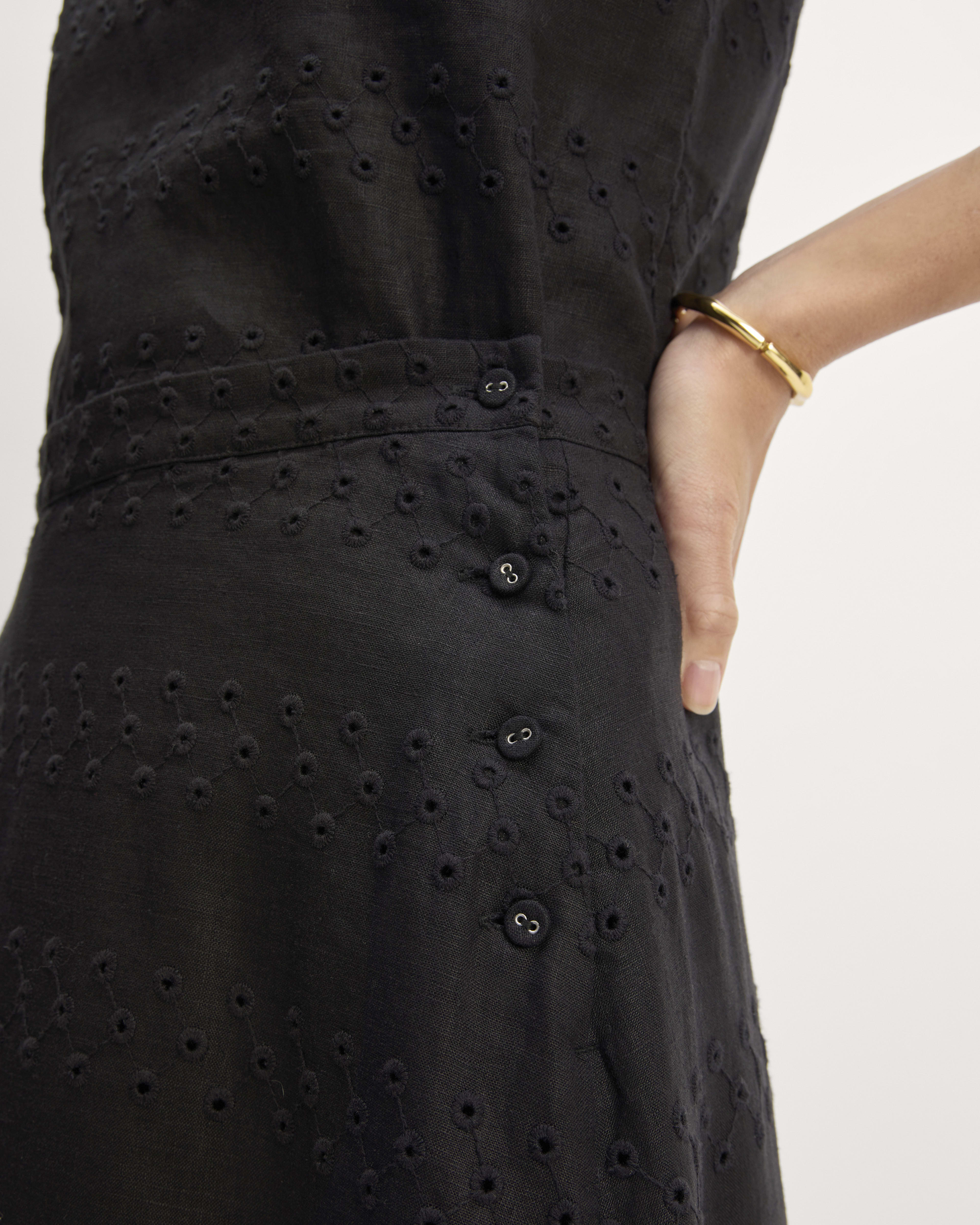 The Linen Eyelet Midi Skirt Black Eyelet – Everlane