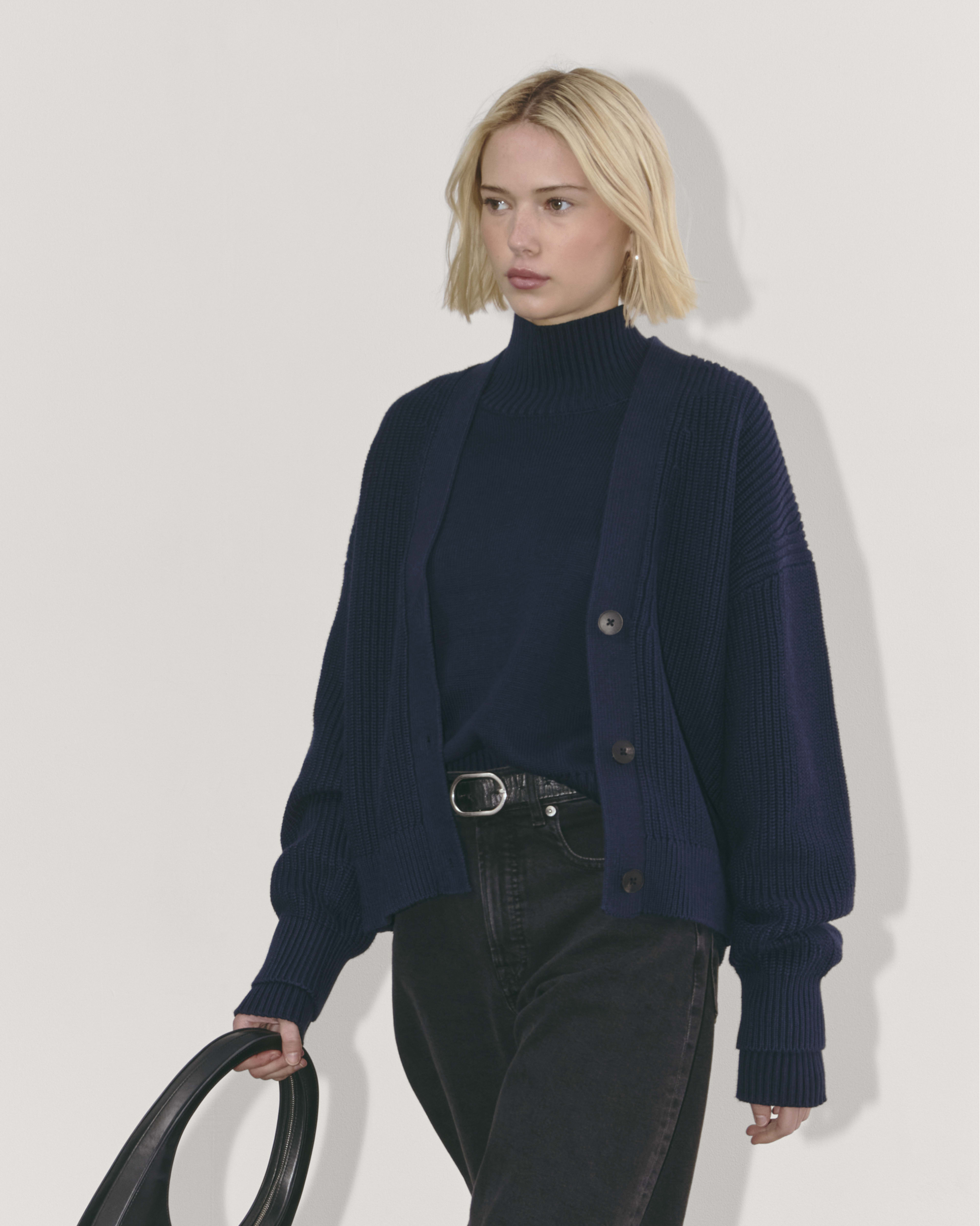 The Boxy Turtleneck in Everyday Cotton | Navy – Everlane