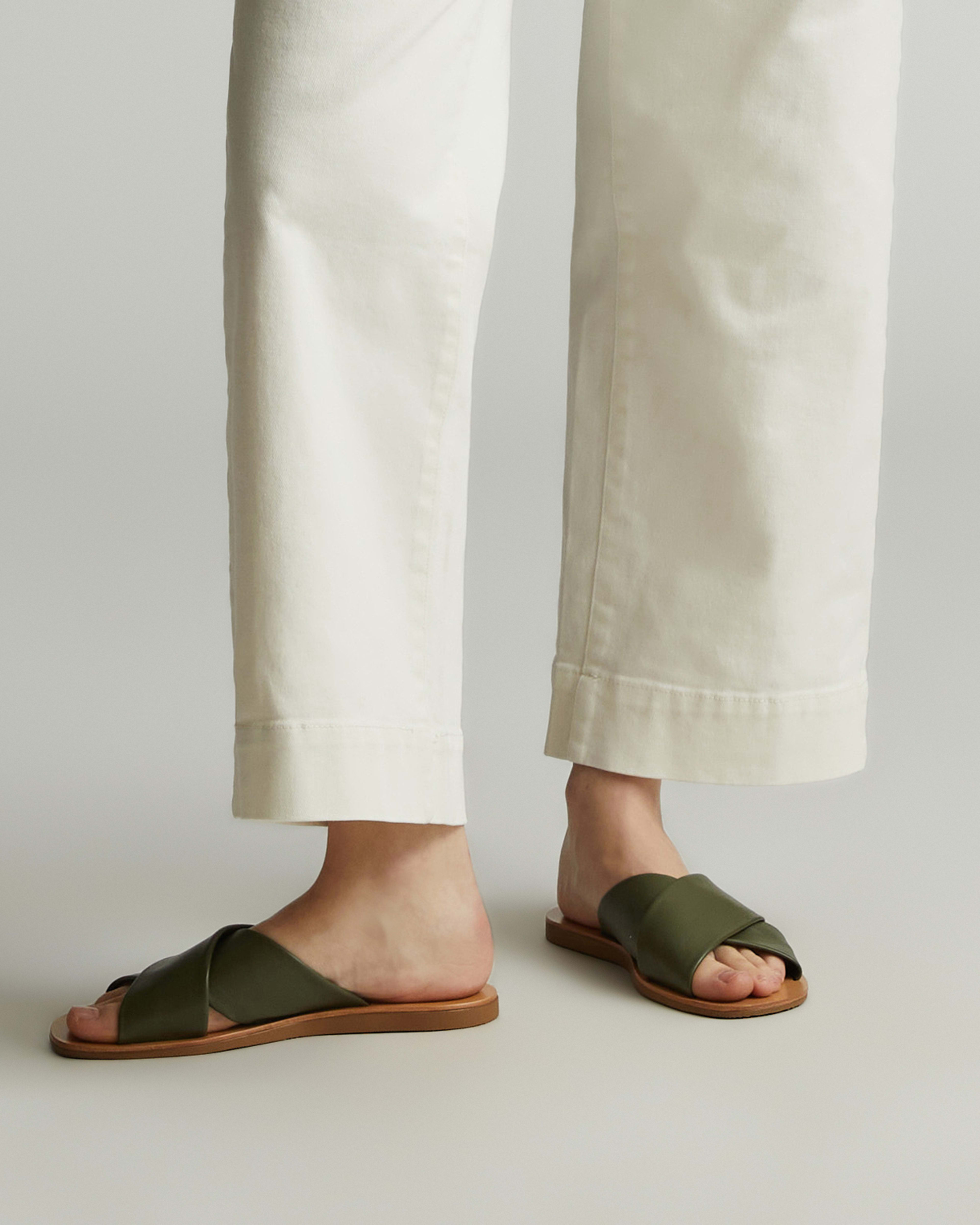 The Day Crossover Sandal Olive – Everlane