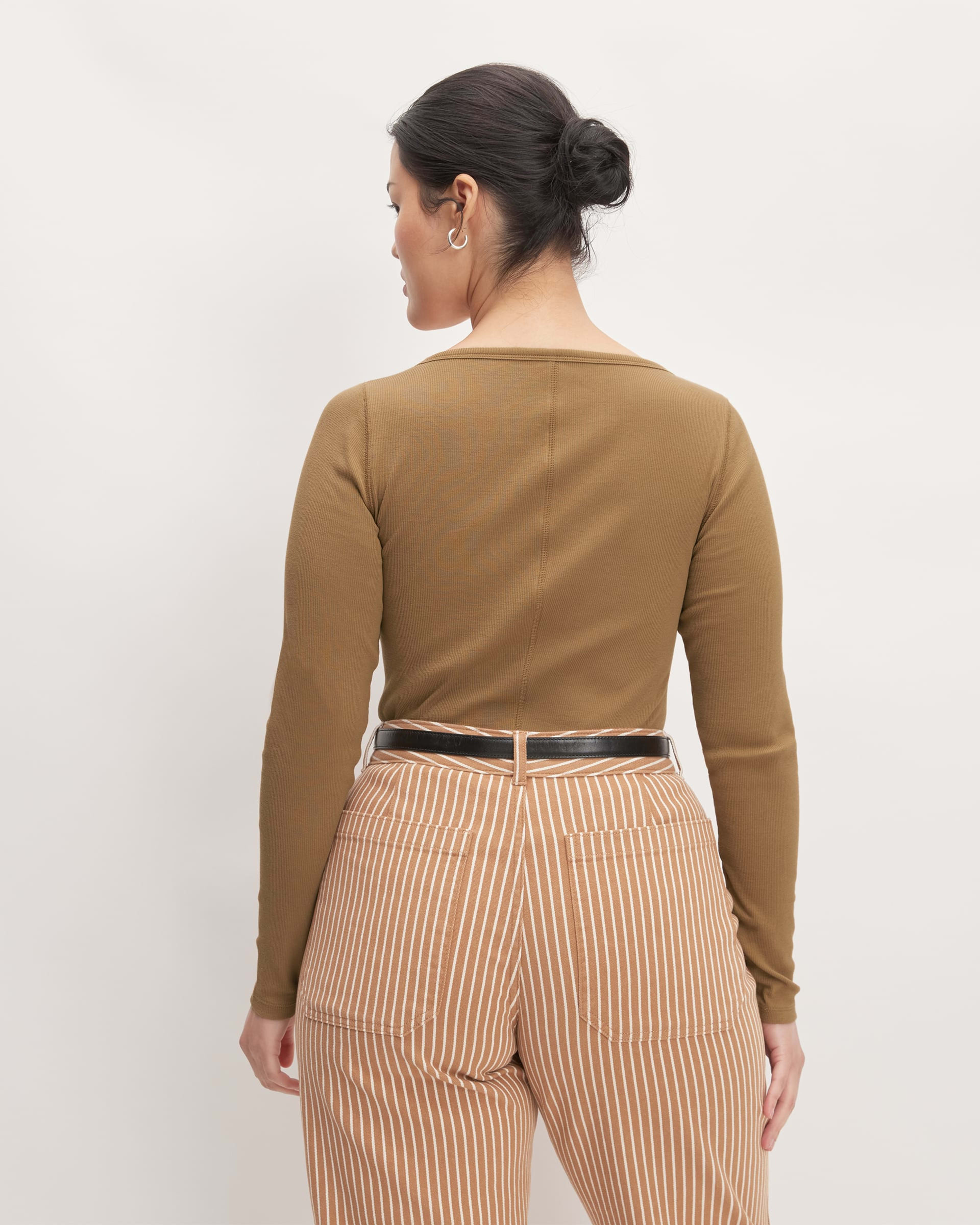 The Luxe Rib Long-Sleeve Scoop-Neck Tee Toasted Coconut – Everlane