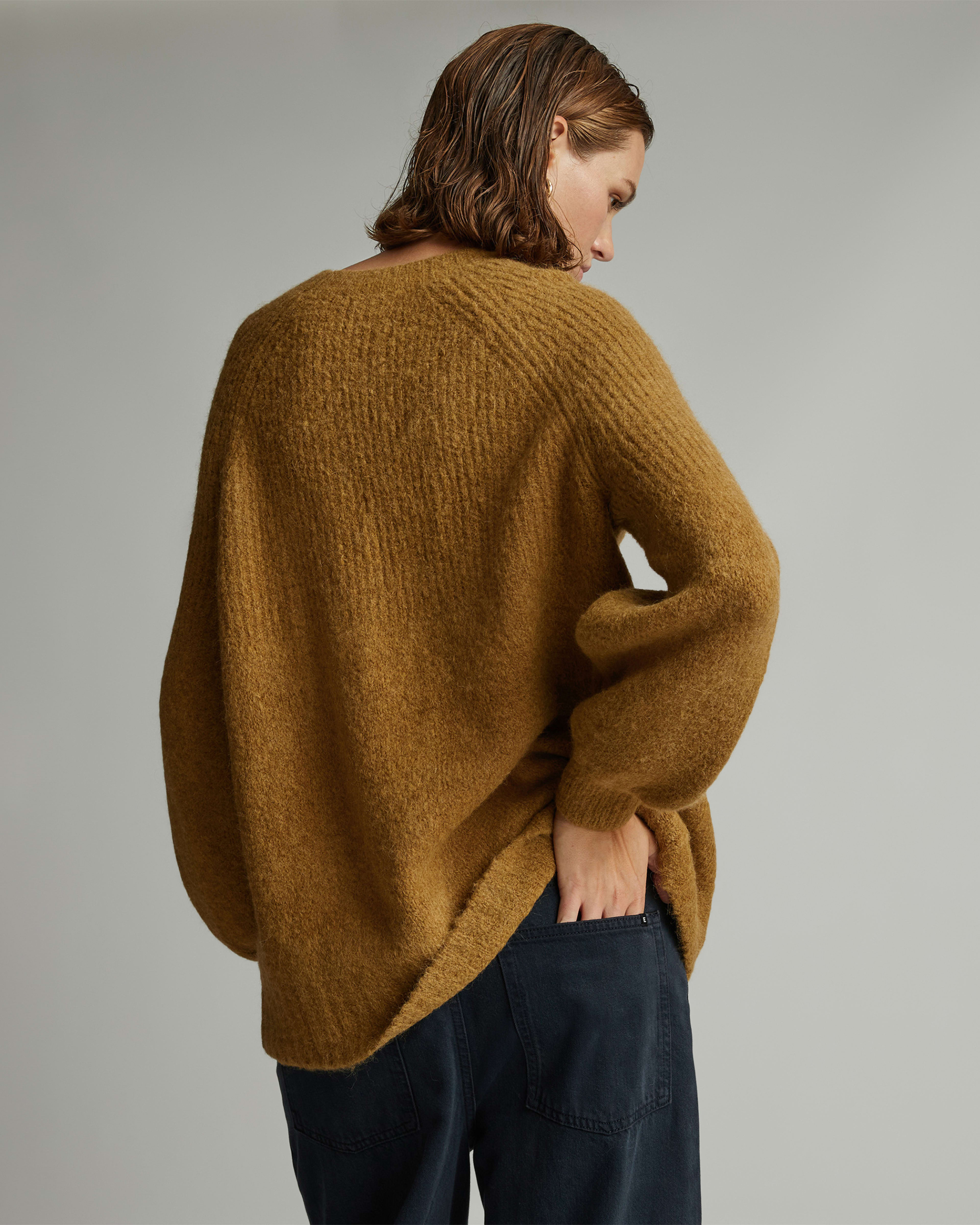 The SuperFuzz Alpaca Oversized Crew Dijon – Everlane