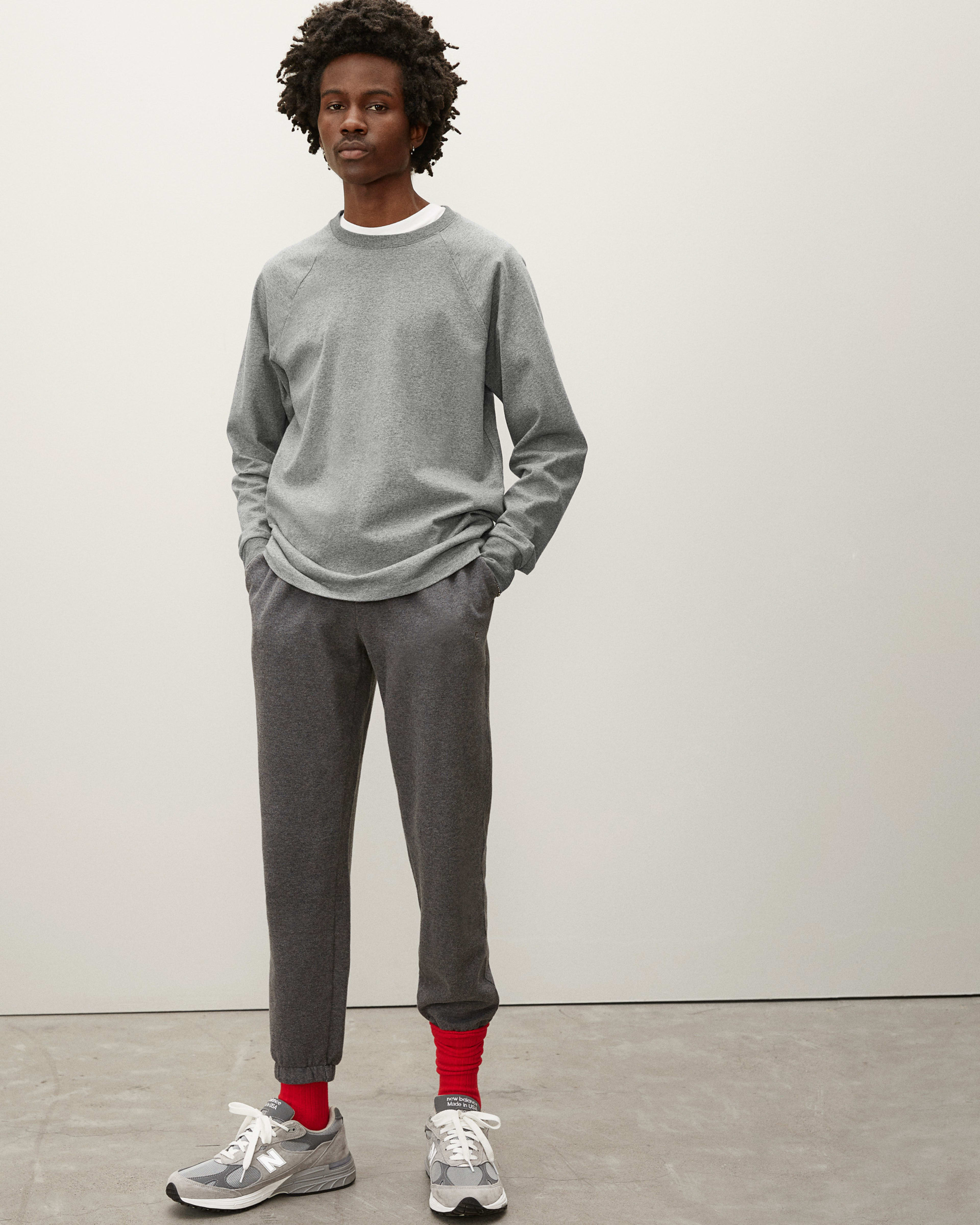 The Premium-Weight Long-Sleeve Crew | Uniform Mid Heathered Grey – Everlane