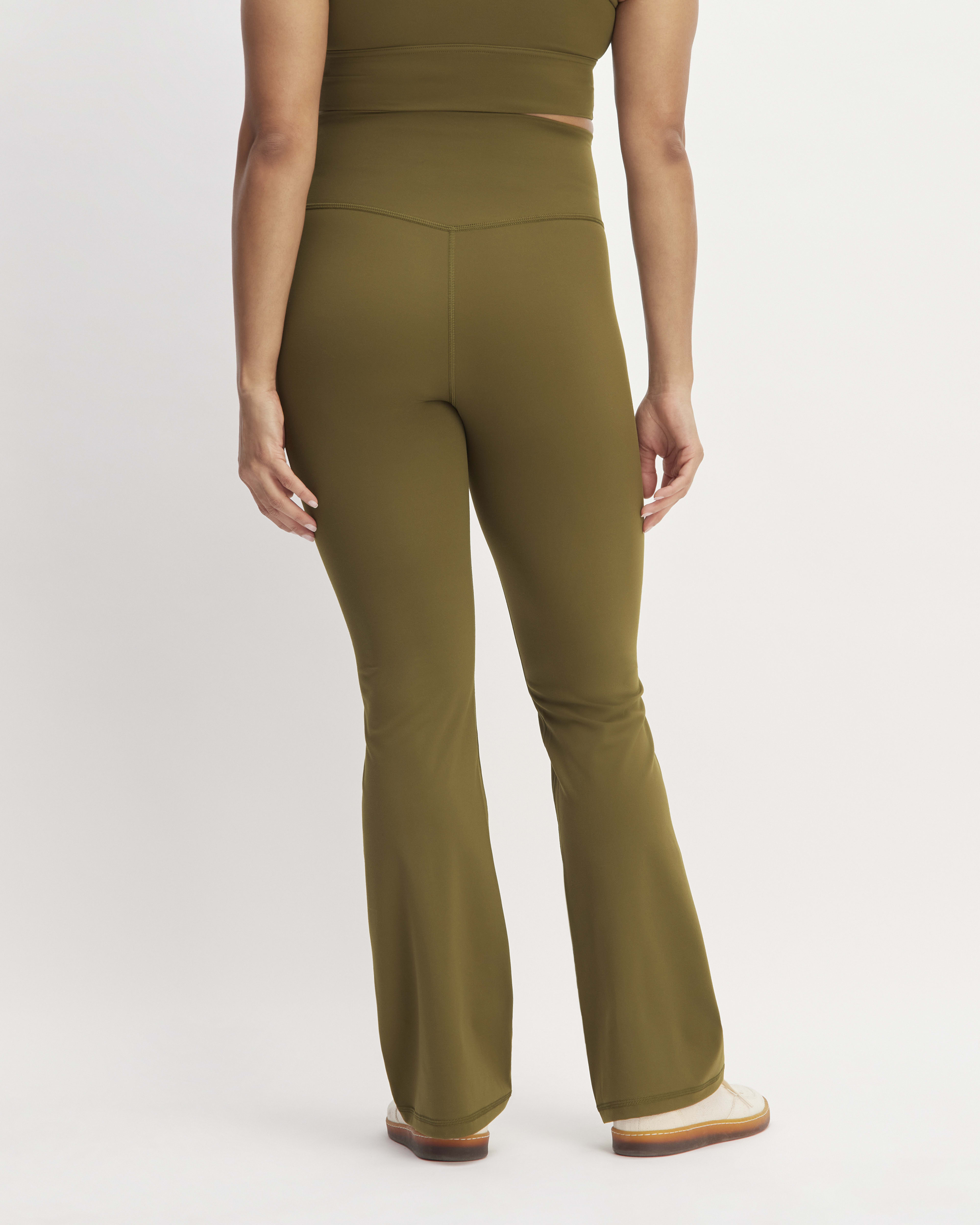 The Perform Flare Legging | Beech – Everlane
