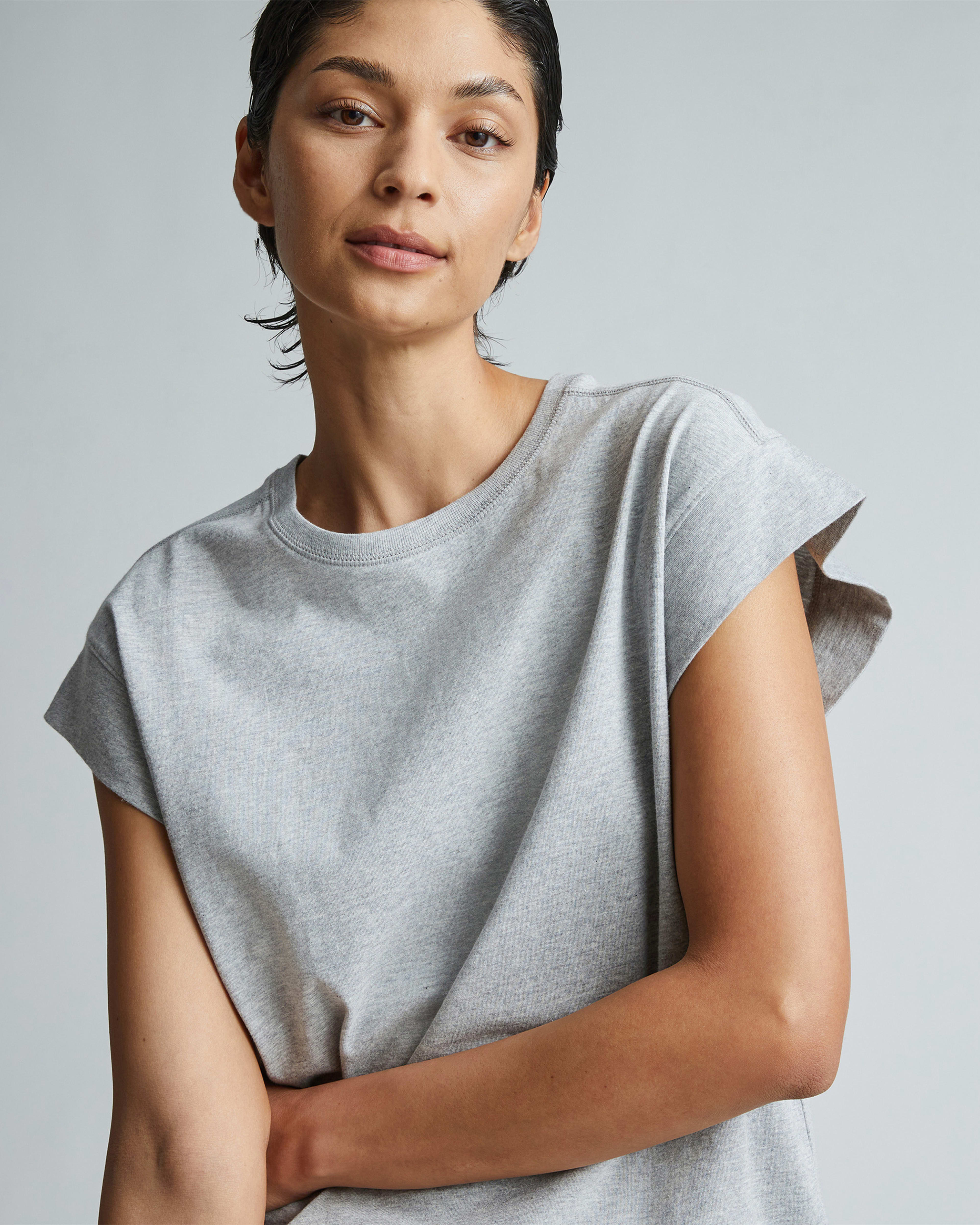 The Muscle Tee in Essential Cotton Heather Grey – Everlane