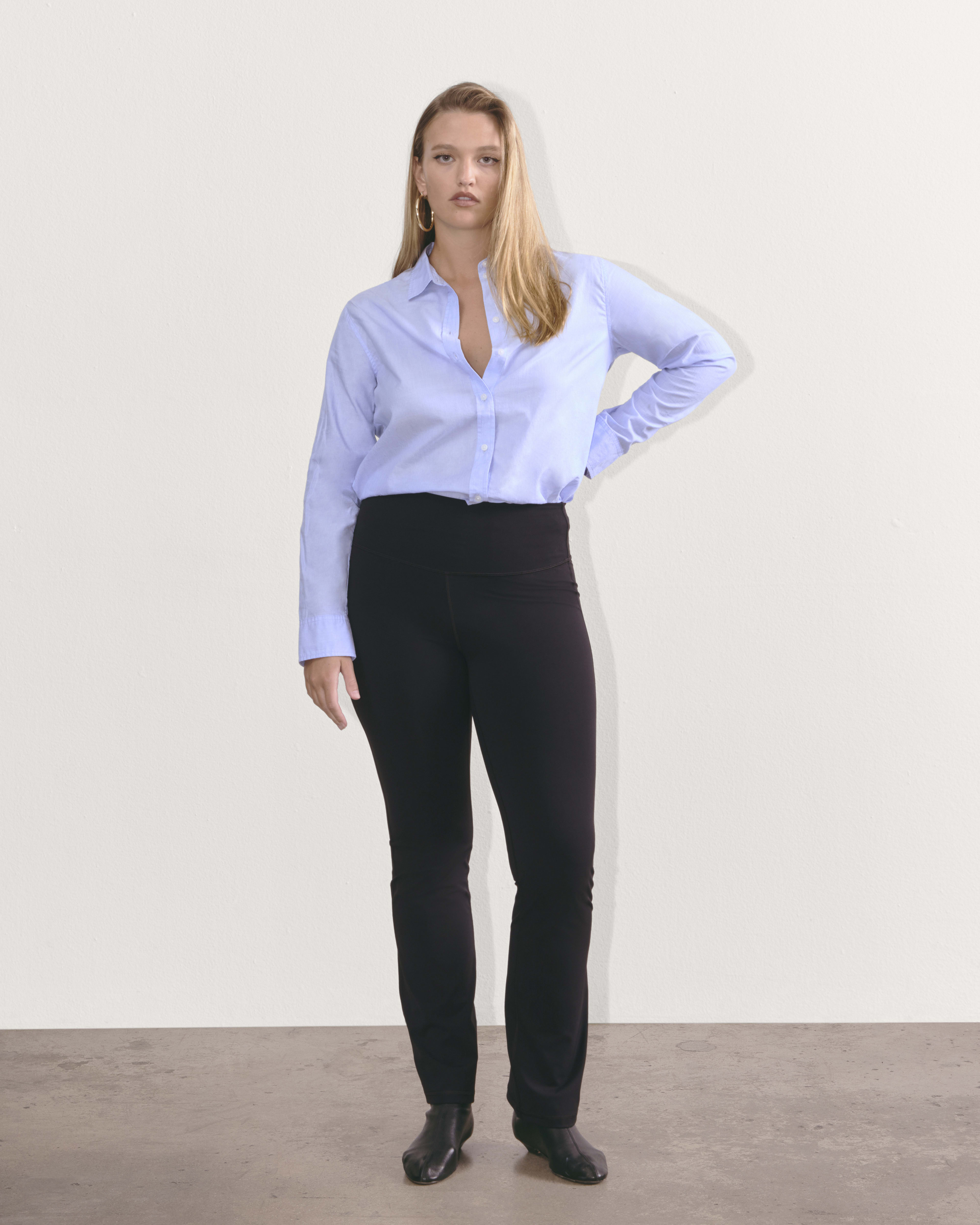 The Perform Flare Legging | Black – Everlane
