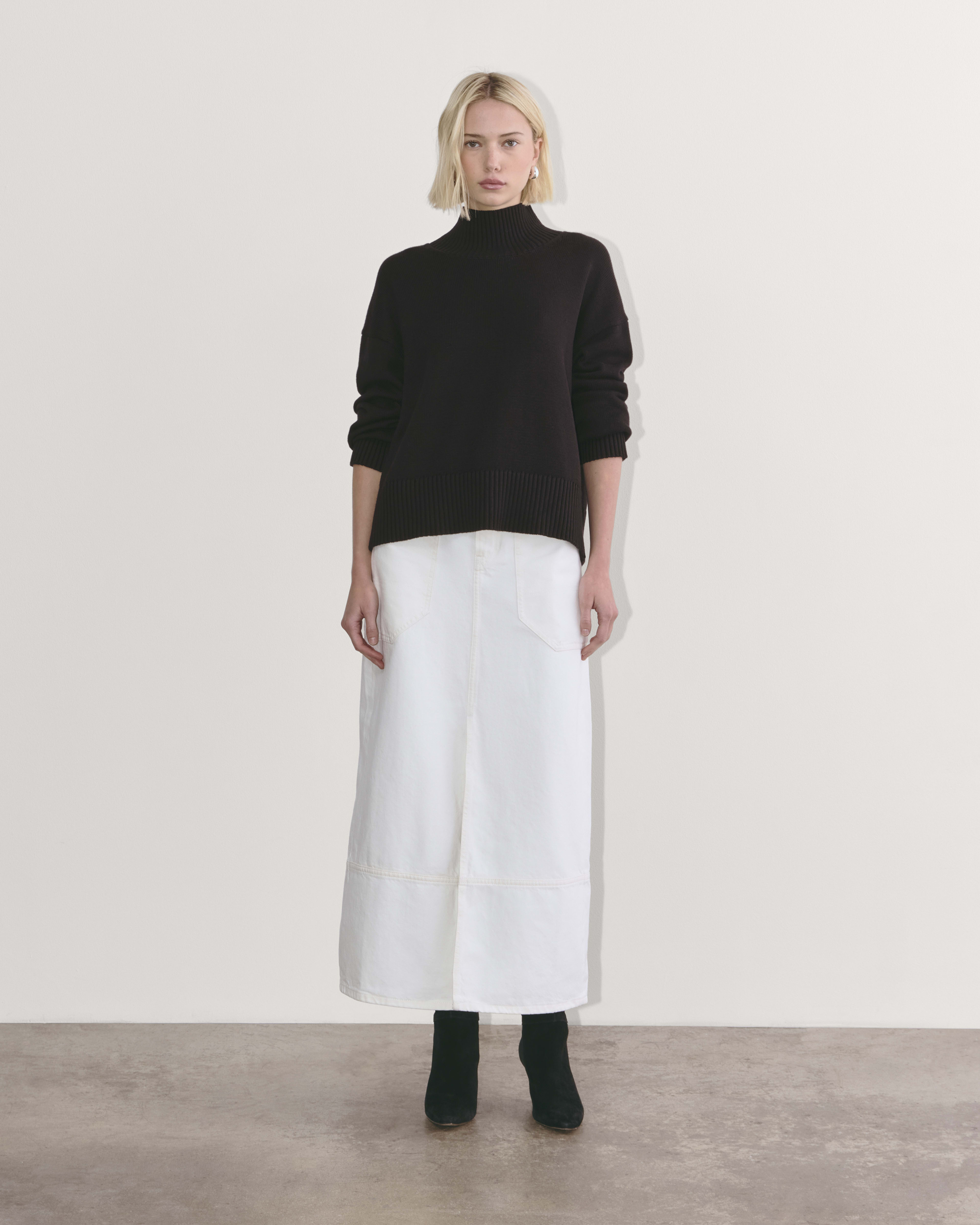 The Boxy Turtleneck in Everyday Cotton | Black – Everlane