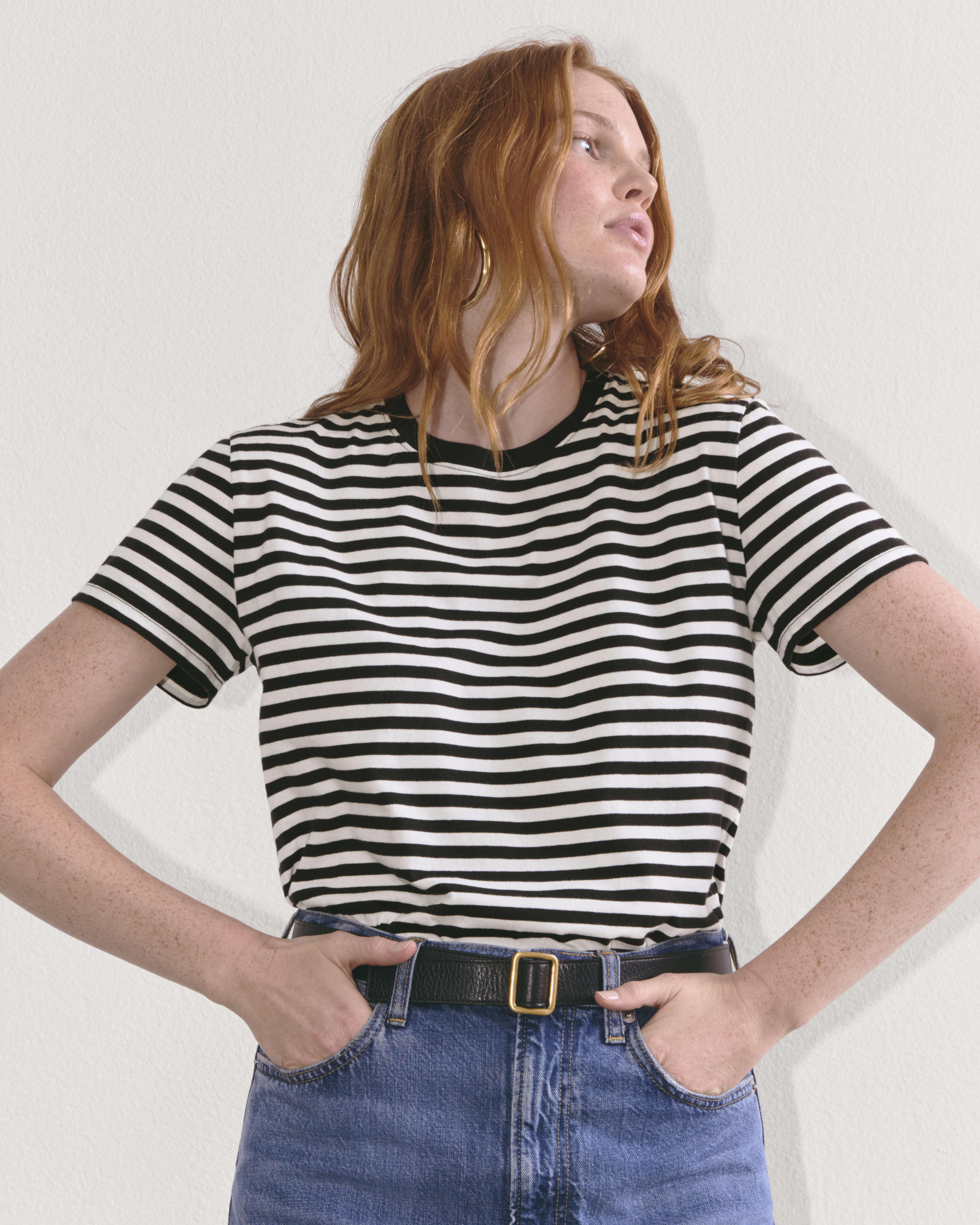 The Box-Cut Tee in Essential Cotton | Black / Bone | No Pocket – Everlane