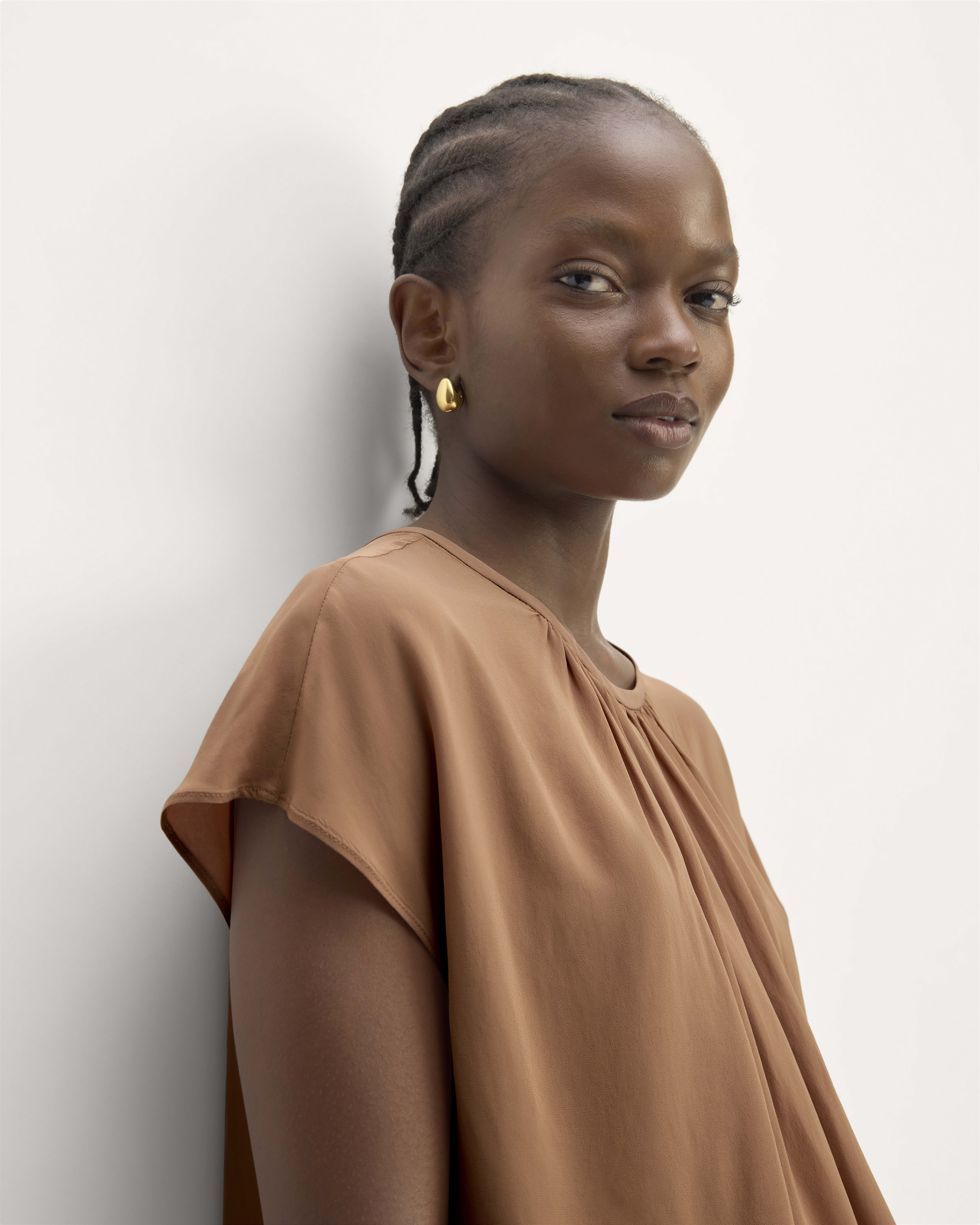 The Gathered Neck Top Carob Brown – Everlane