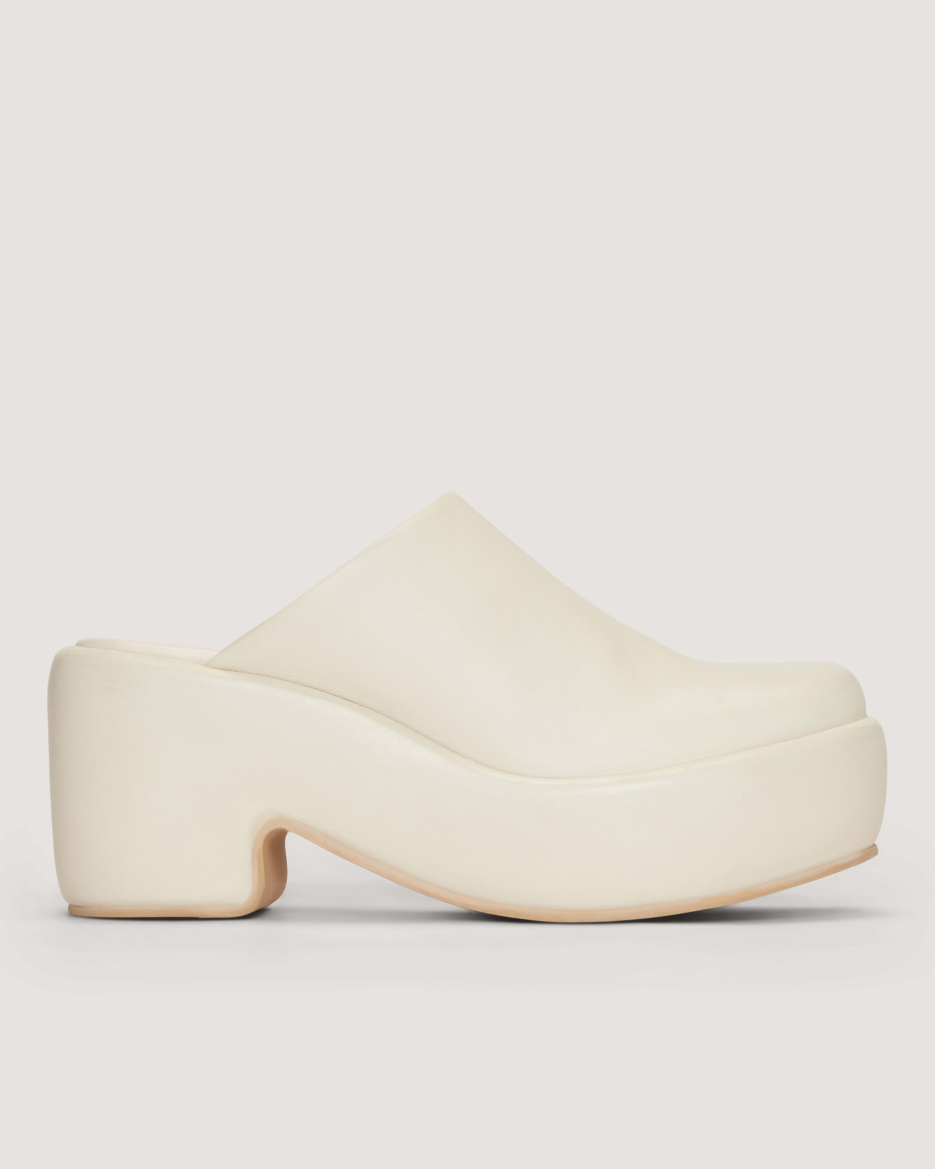 The Puffa Clog Parchment – Everlane
