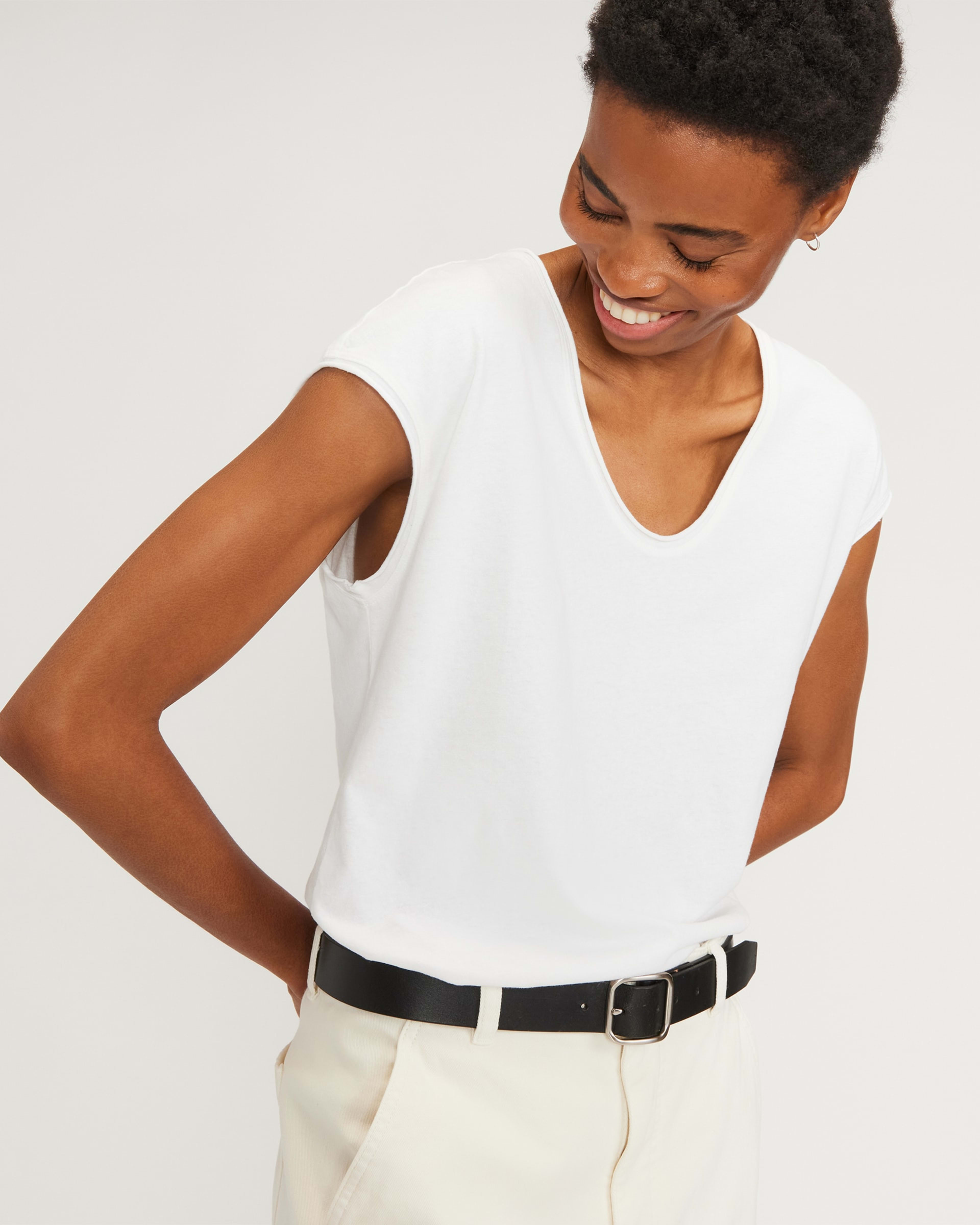 The Hemp Scoop-Neck Muscle Tee White – Everlane