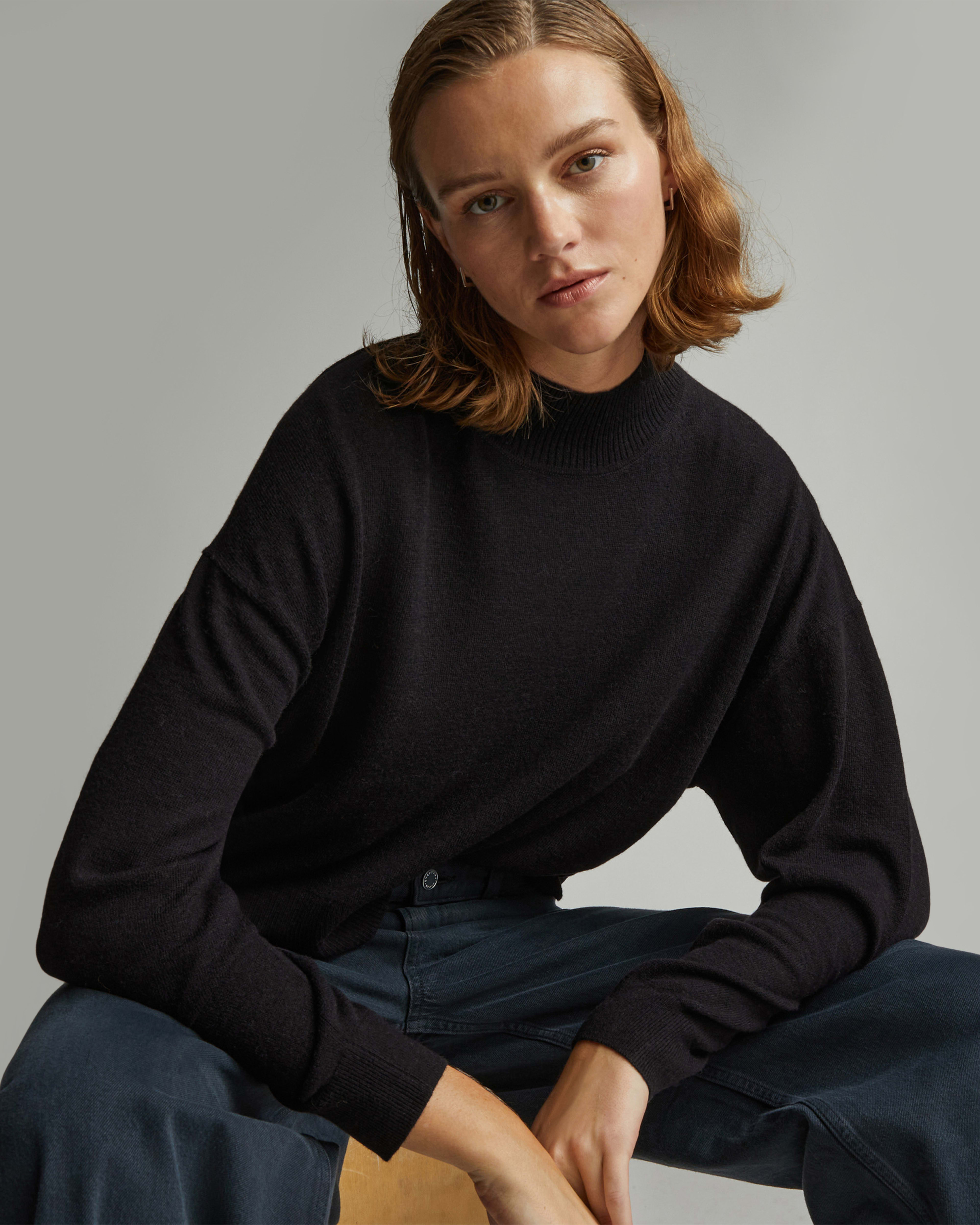 The Luxe Merino Turtleneck Black – Everlane